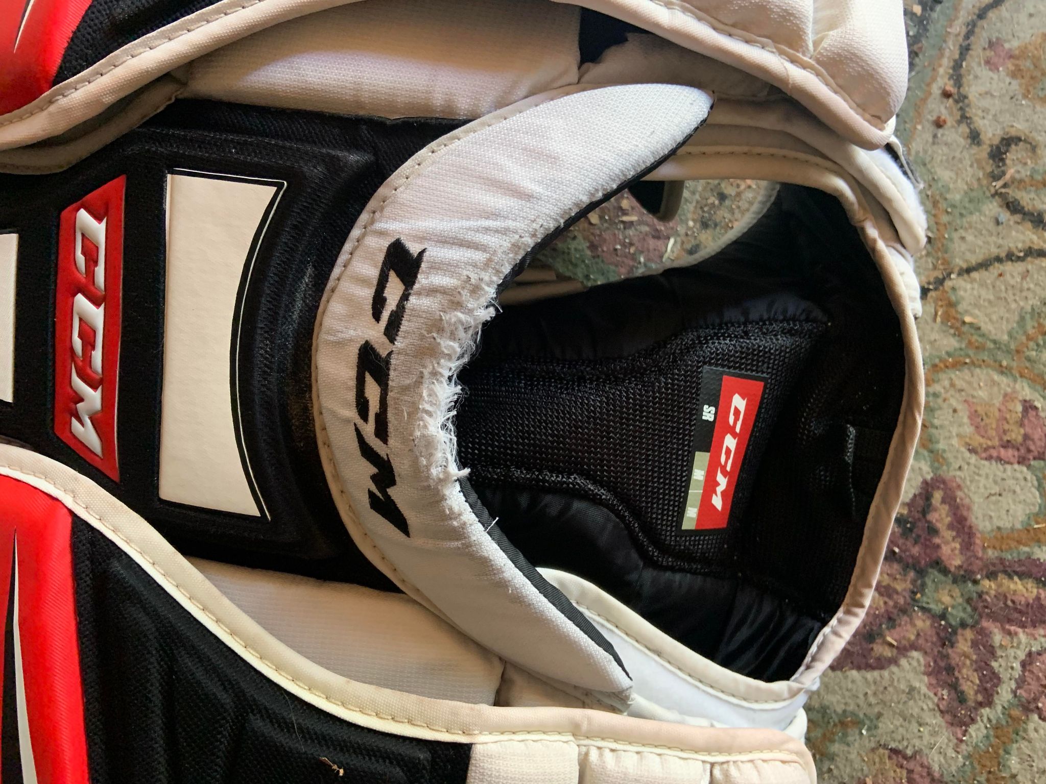 Used Medium CCM Extreme Flex Shield E2.9 Goalie Chest Protector ...