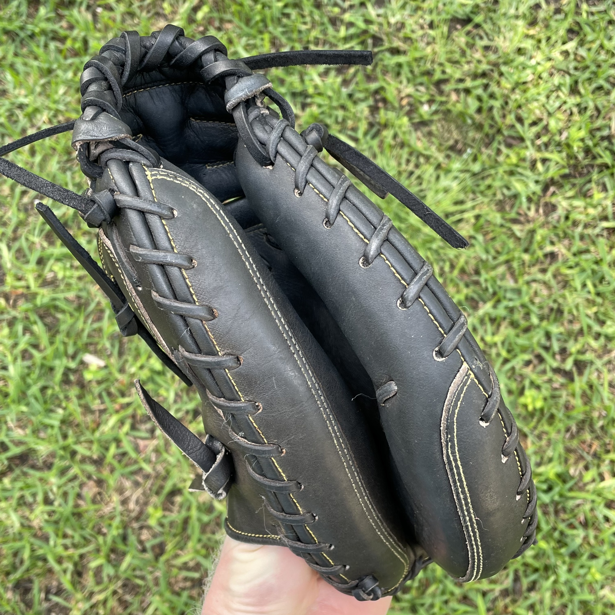 All Star Pro Elite 33.5" Baseball Catchers Mitt - CM3000SBK | SidelineSwap