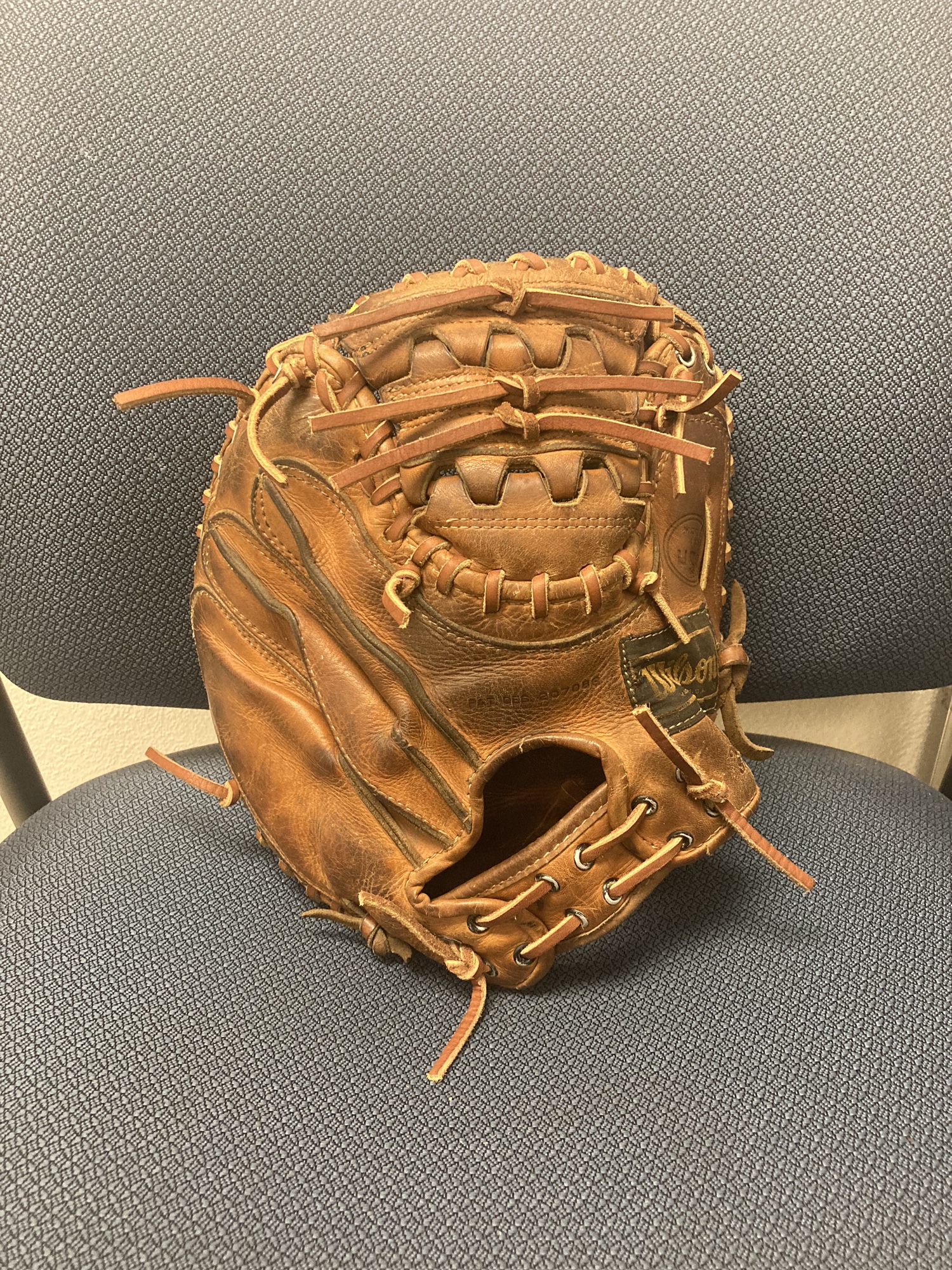 Re-laced/reconditioned Wilson “The A2400” Roy Campanella Catcher’s mitt ...