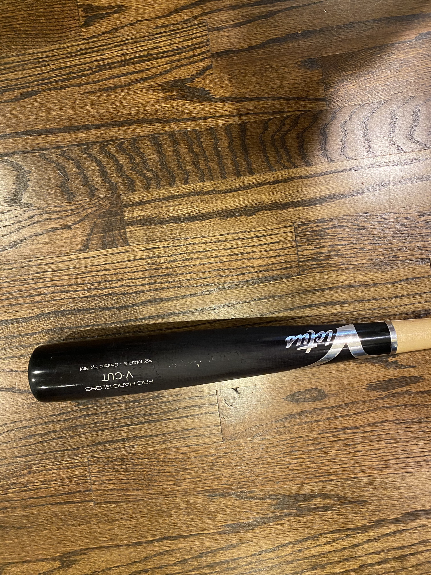 2021 Wood 32 oz 32" V-CUT Bat | SidelineSwap