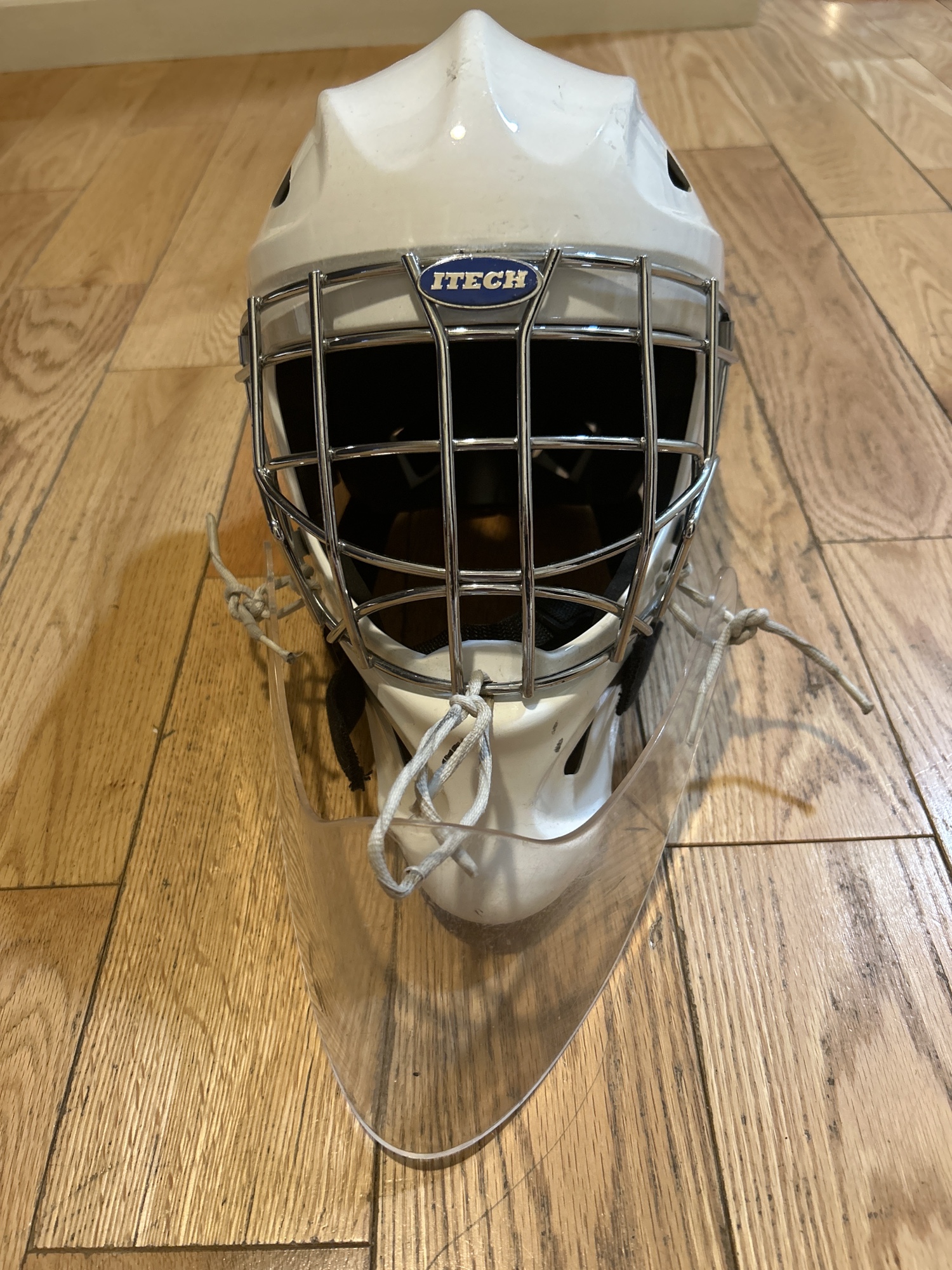 Used Itech 1000 Goalie Mask | SidelineSwap