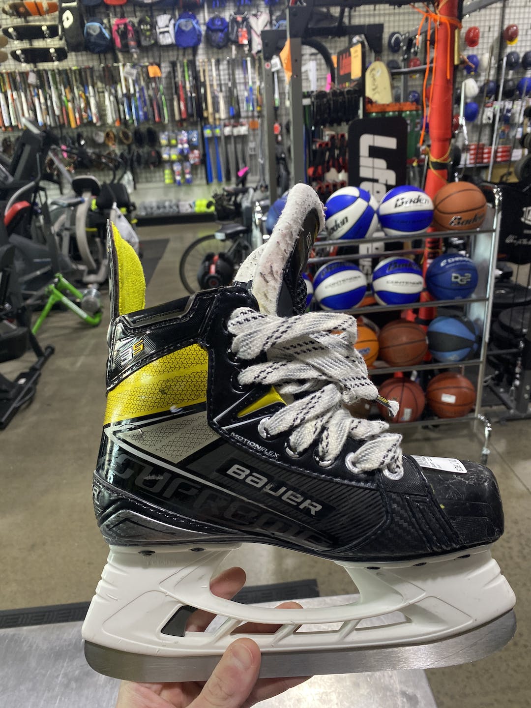 Used Bauer 3s Junior 02 Ice Hockey Skates | SidelineSwap