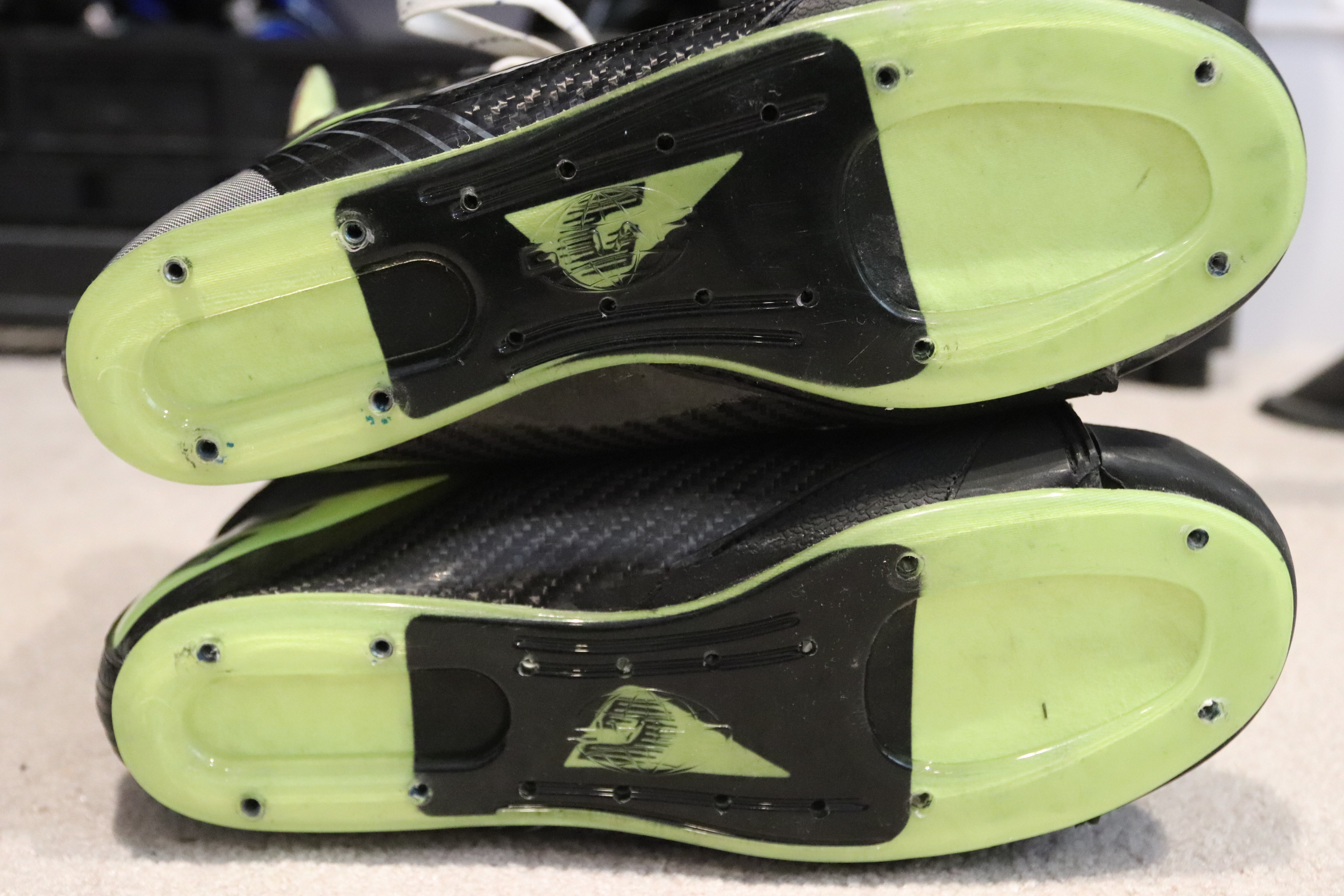 Graf Ultra G9035 Hockey Skates - Packaged Deal - Size 6R and 8R - #21 ...