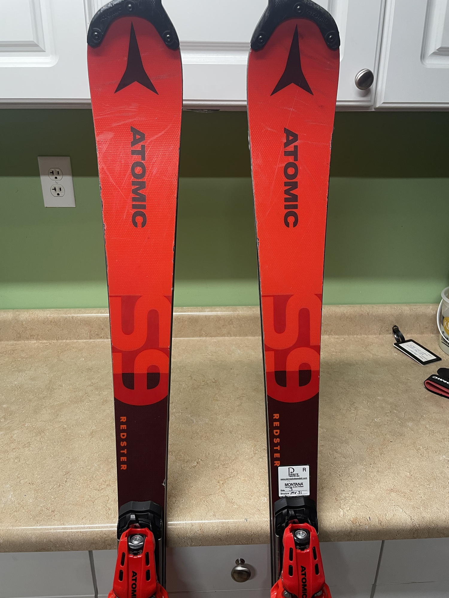 Redster FIS SL Skis | SidelineSwap
