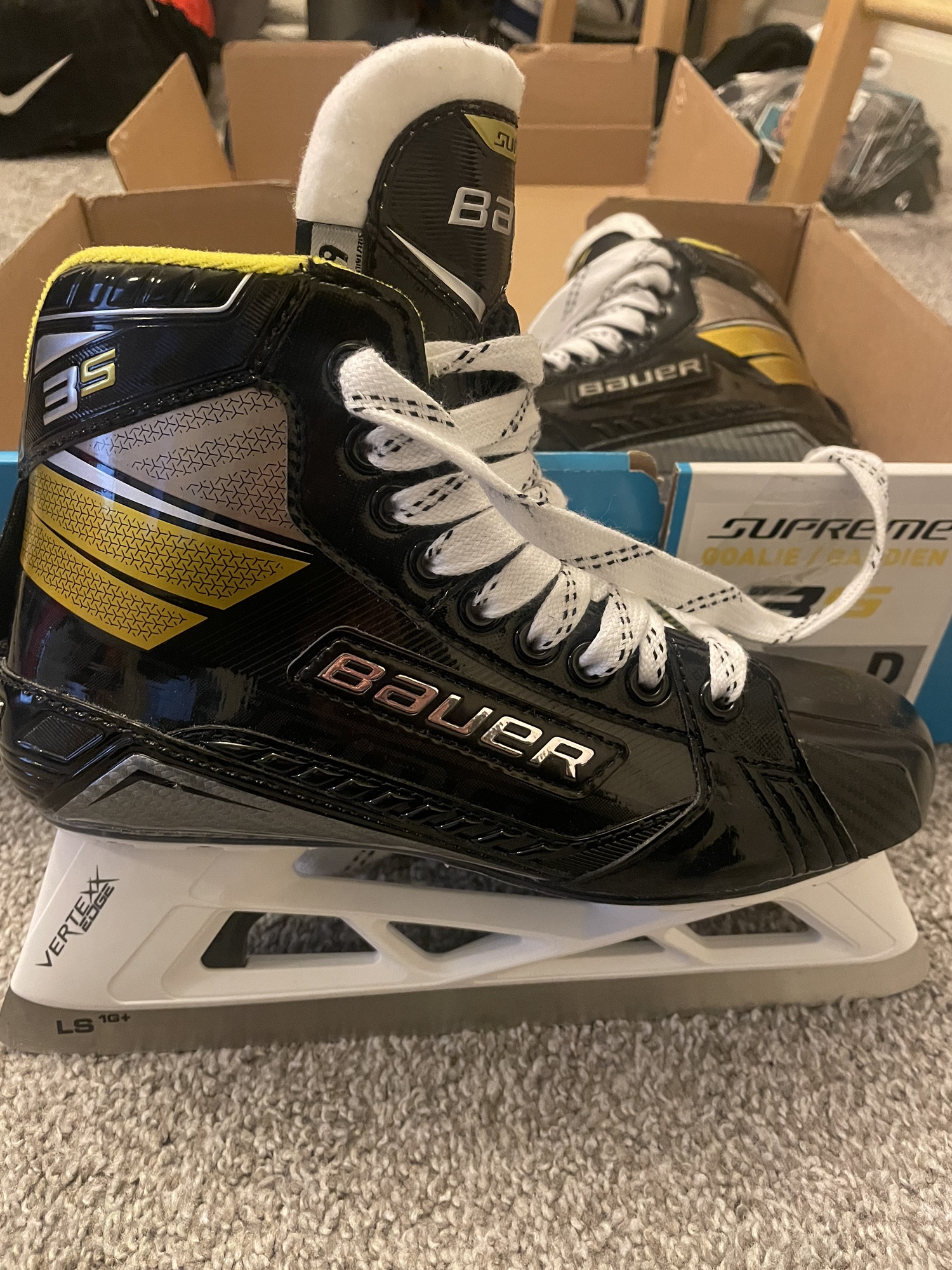 New Bauer Regular Width Size 6 Supreme 3s Hockey Goalie Skates ...