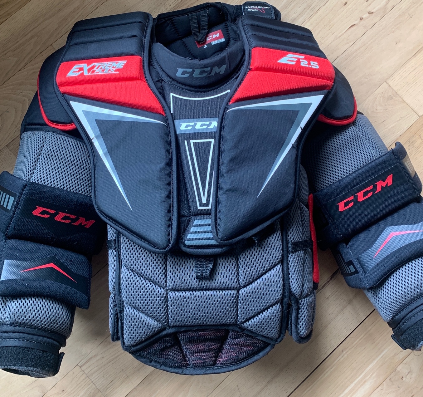 Used Small CCM Extreme Flex E2.5 Goalie Chest Protector | SidelineSwap