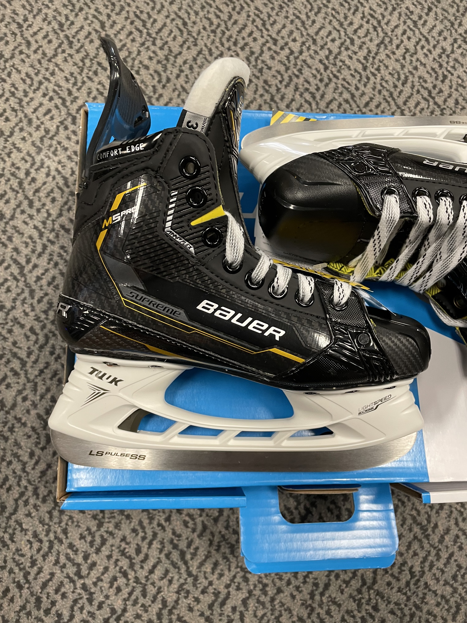 Bauer Supreme M5 Pro size 3 D width skates | SidelineSwap