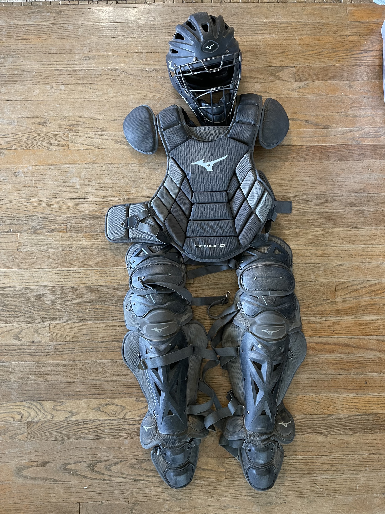 Mizuno Samurai Catcher's Set - Black | SidelineSwap