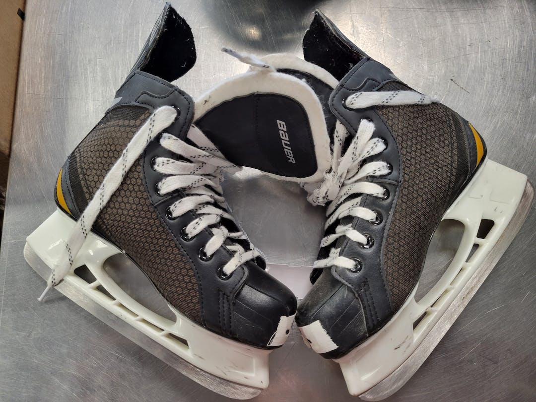 Used Bauer Supreme One.4 Junior 05 Ice Hockey Skates | SidelineSwap
