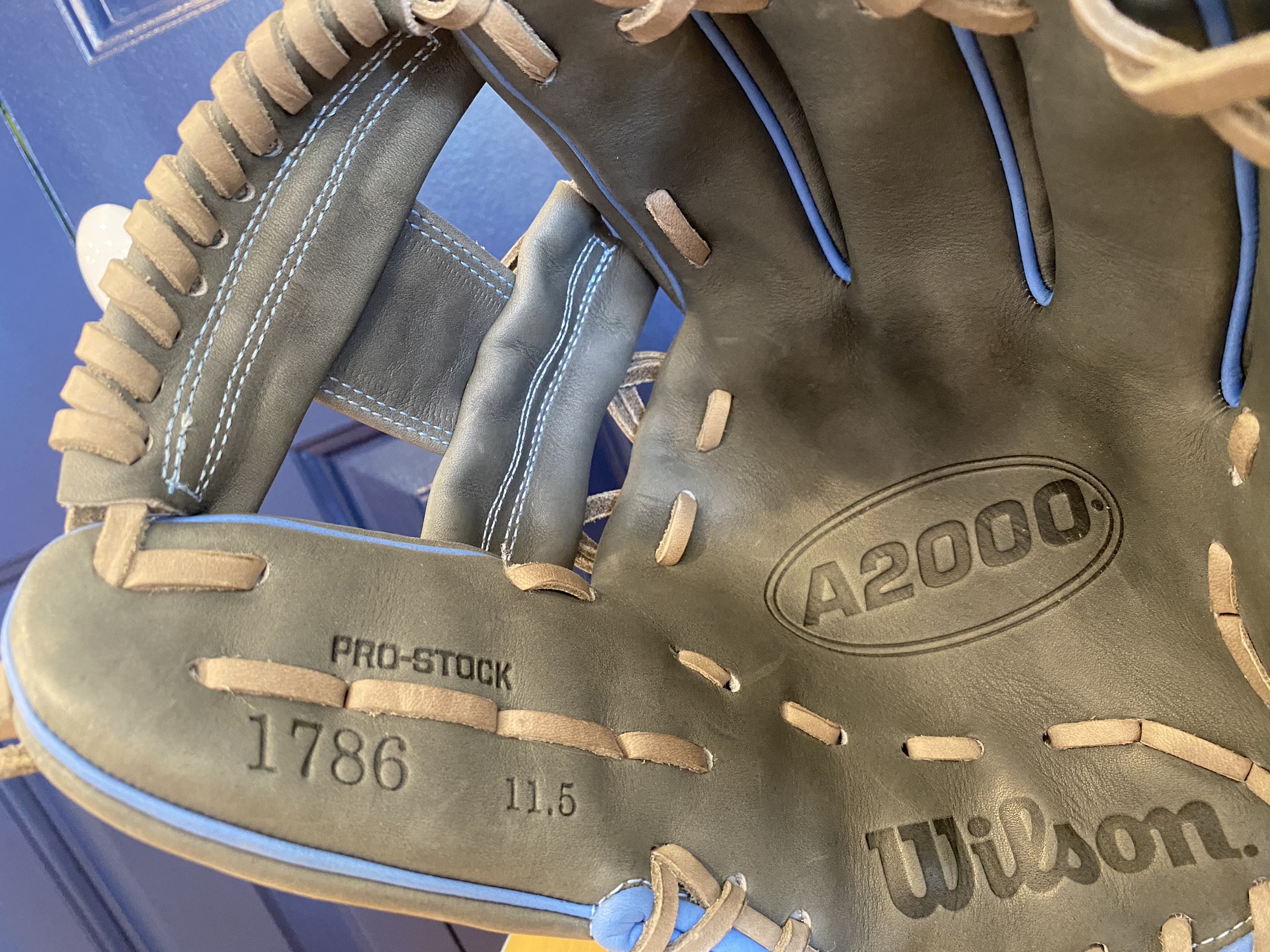 Wilson A2000 Autism Awareness 11.5” Baseball Glove 1786 | SidelineSwap