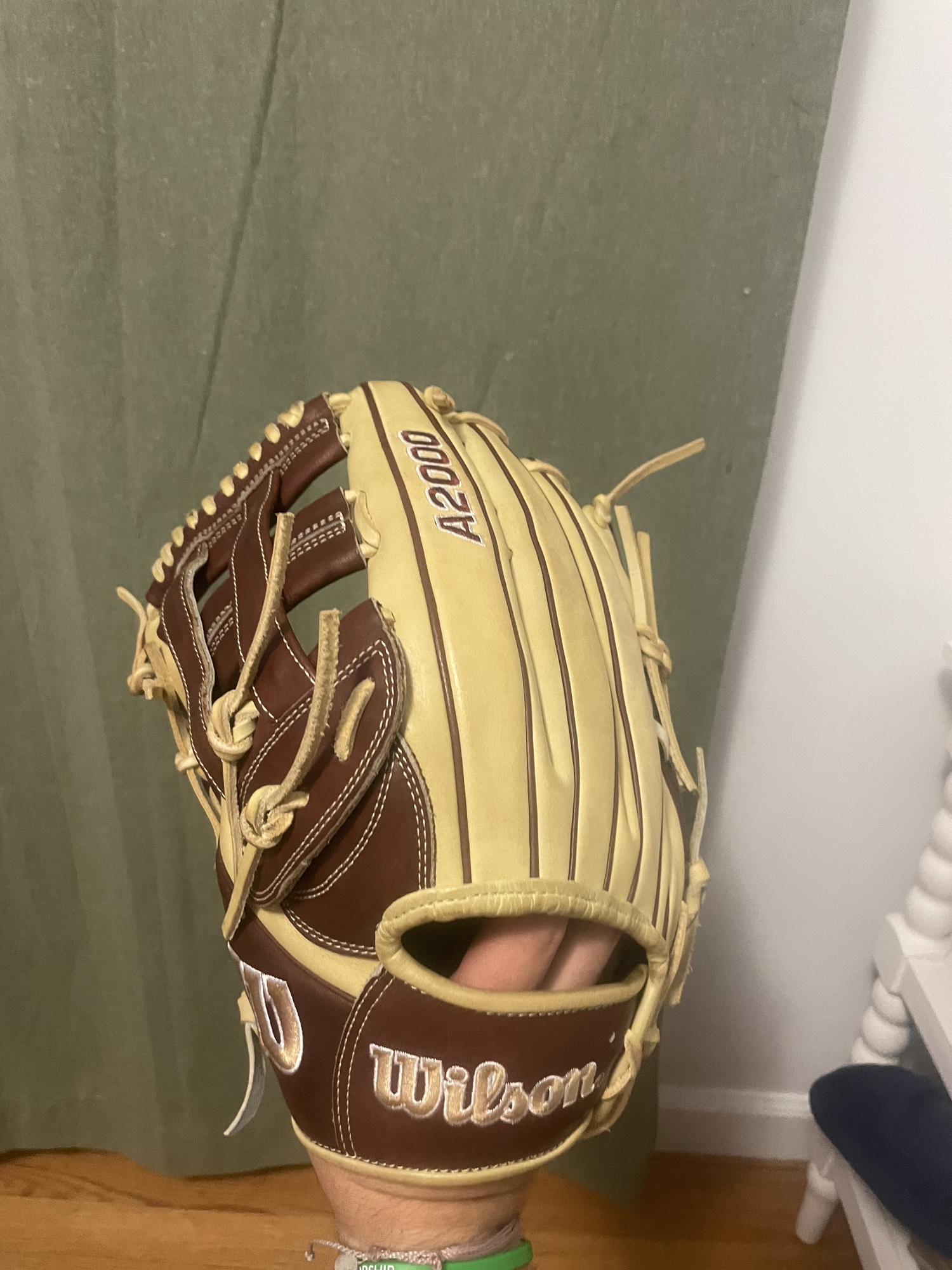 Used Outfield 12.75" A2000 Baseball Glove | SidelineSwap