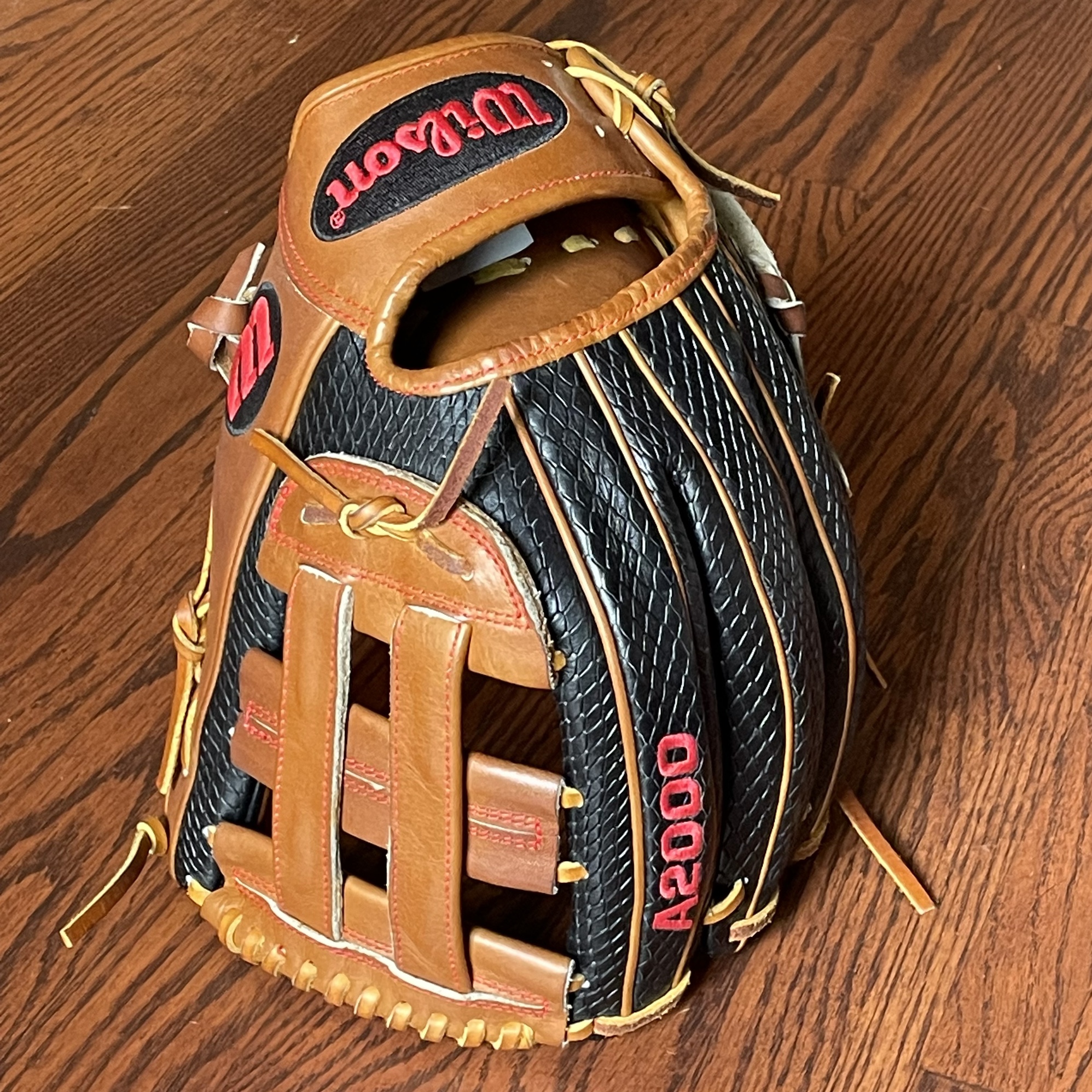 Wilson A2000 DW5 12 Inch Baseball Glove | SidelineSwap