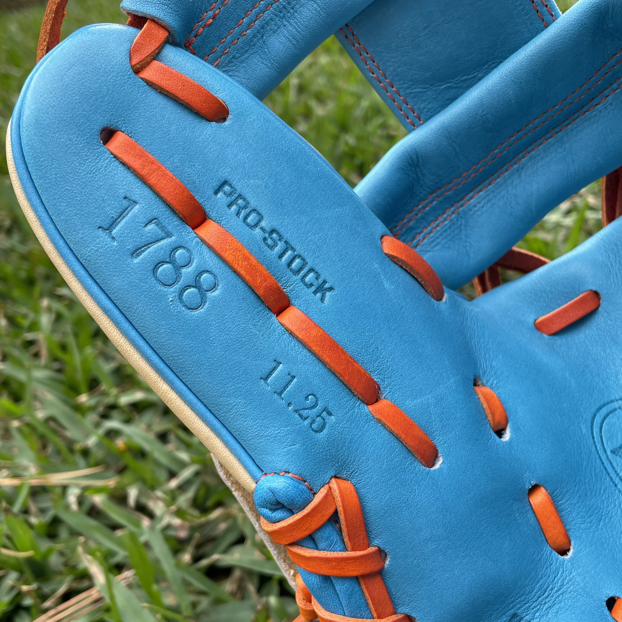 NWT Wilson A2000 1788 Tropical Blue 11.25" Baseball Glove - June 2016 ...