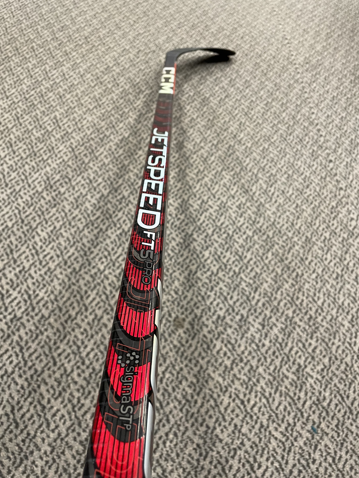 CCM Jetspeed FT5 Pro 40 flex P88 curve left hand stick | SidelineSwap