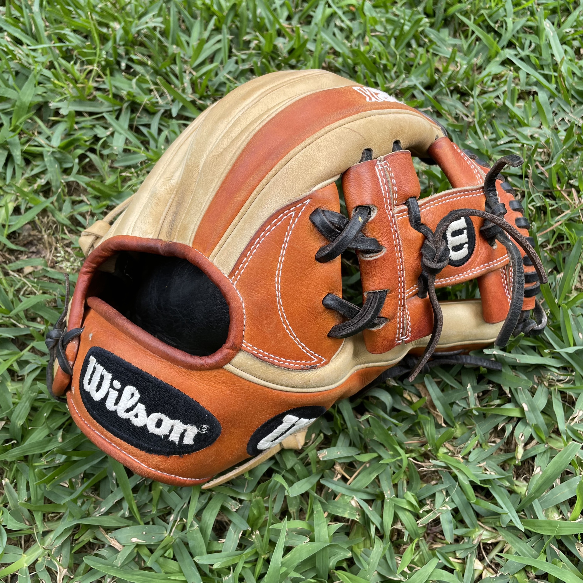 Wilson A2K 1787 11.75 Inch RHT Baseball Glove | SidelineSwap