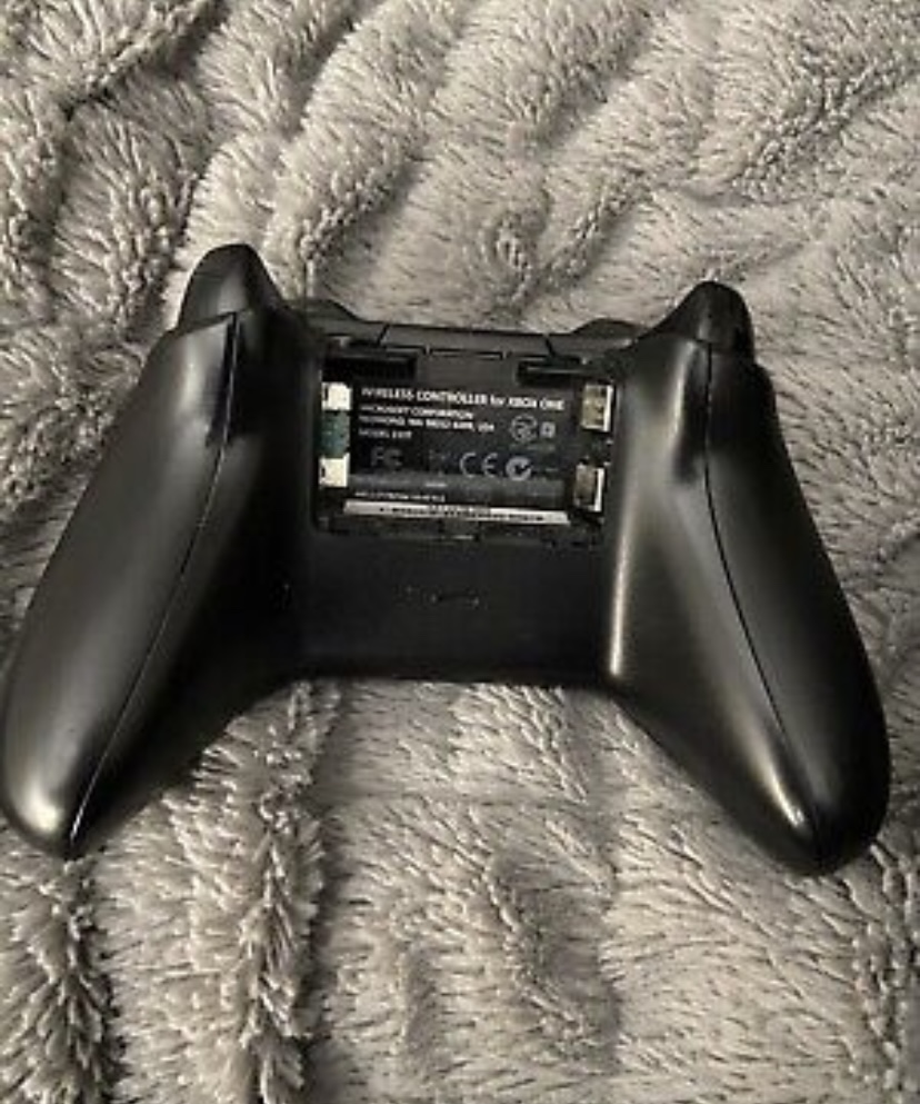 Used Xbox Controller no back | SidelineSwap