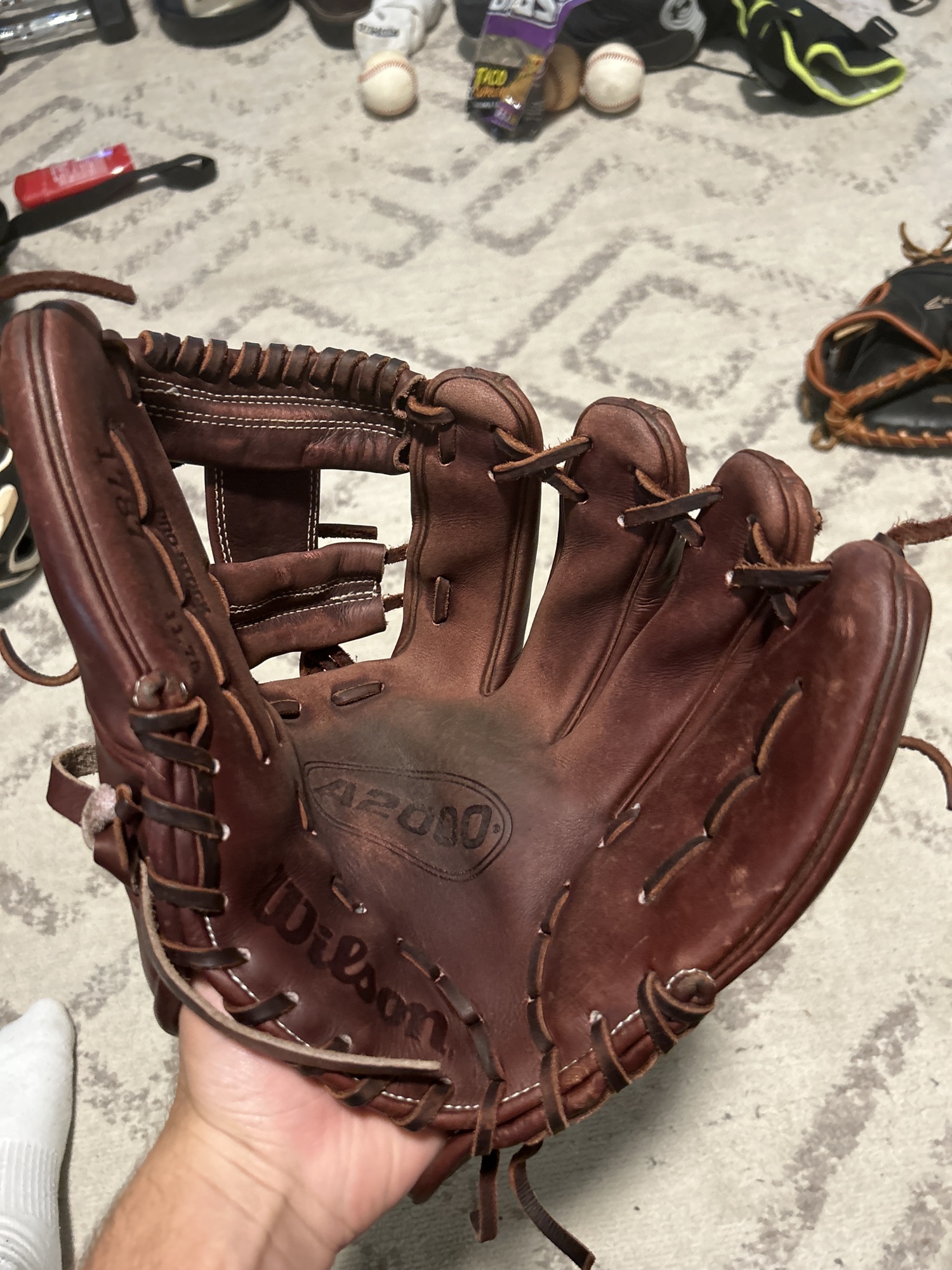 Used Infield 11.75" A2000 Baseball Glove | SidelineSwap