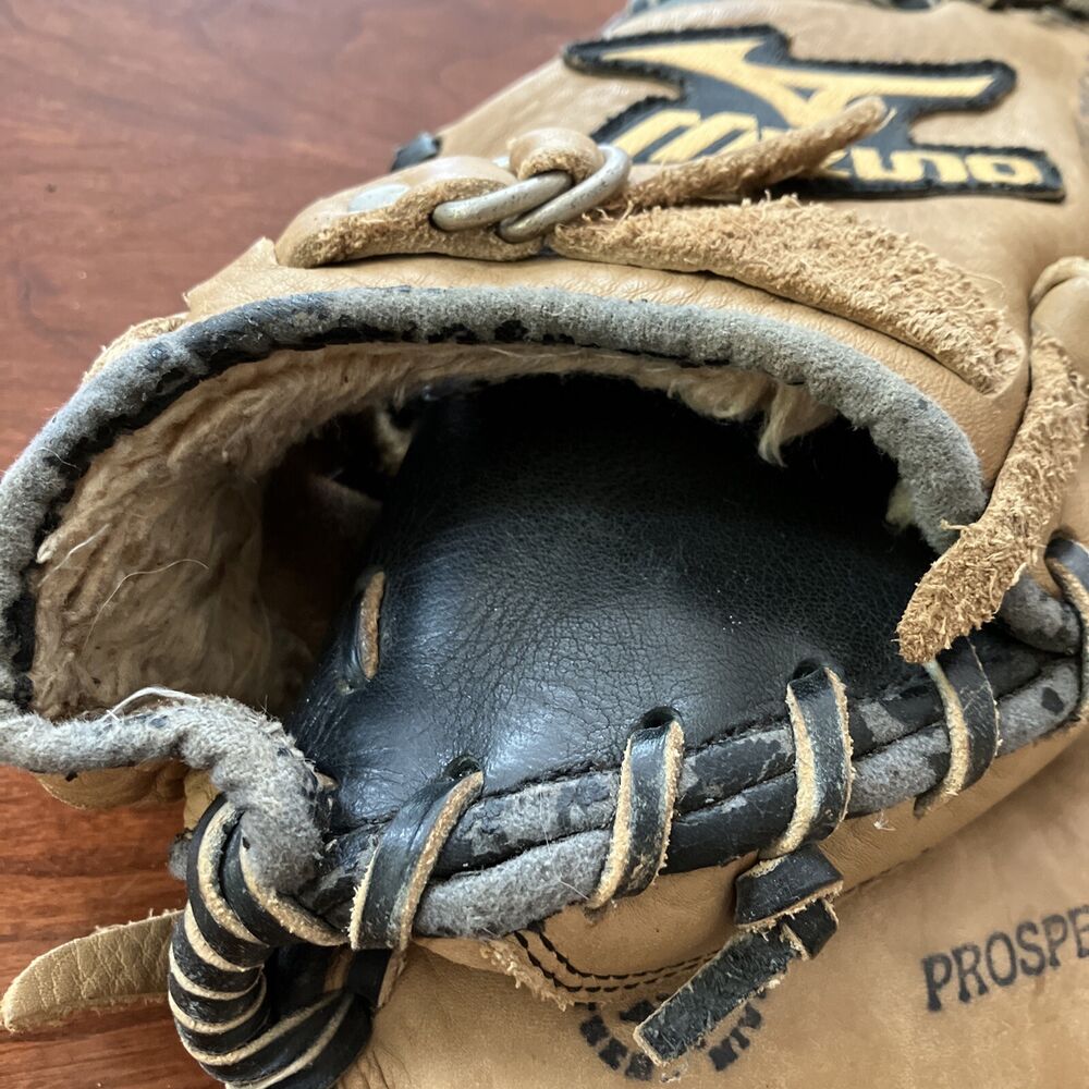 Mizuno GXC-100 Prospect Series Leather Youth Catchers Mitt Right Hand ...