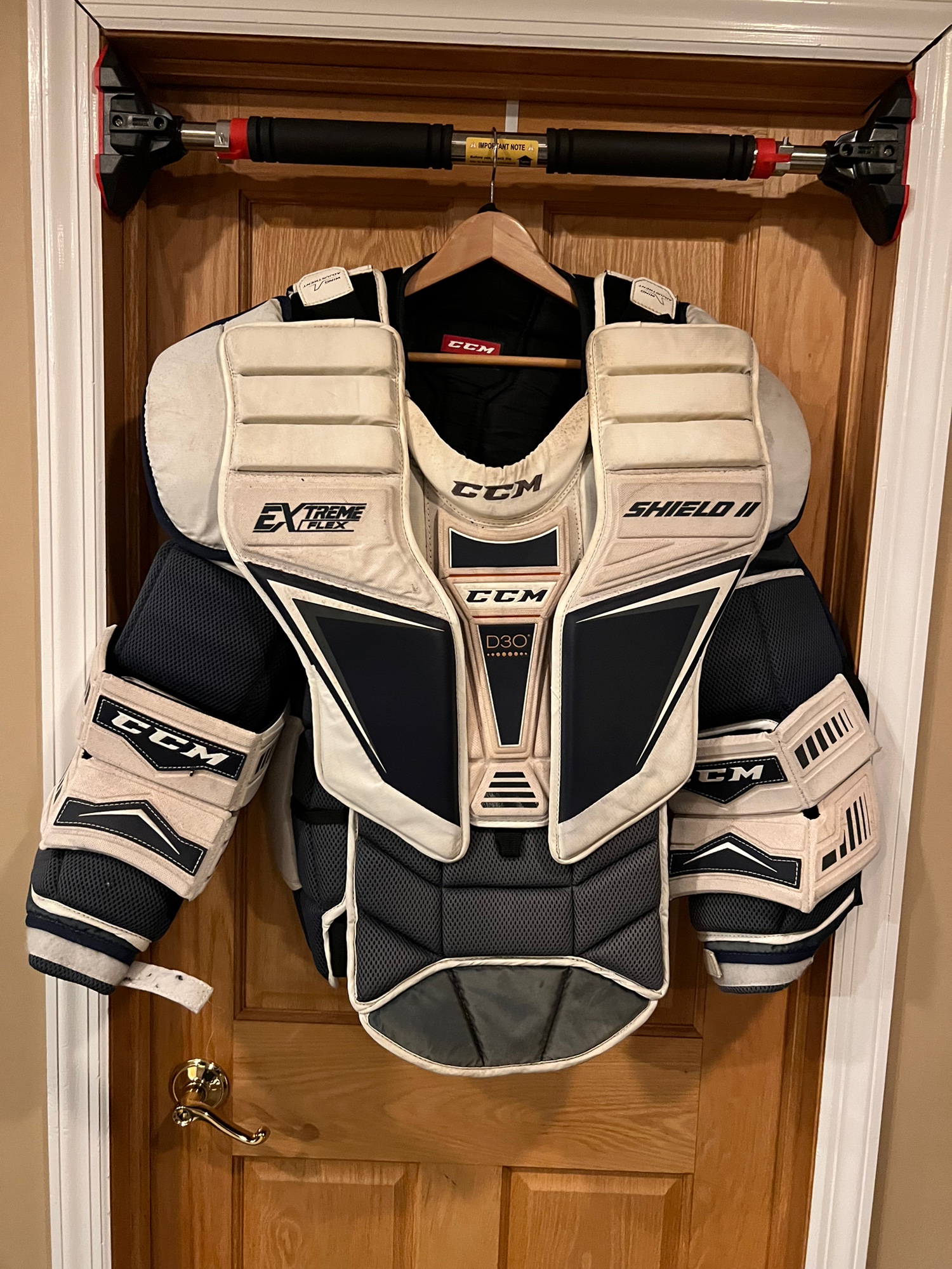 Used CCM Pro Stock Extreme Flex Shield II Goalie Chest Protector ...