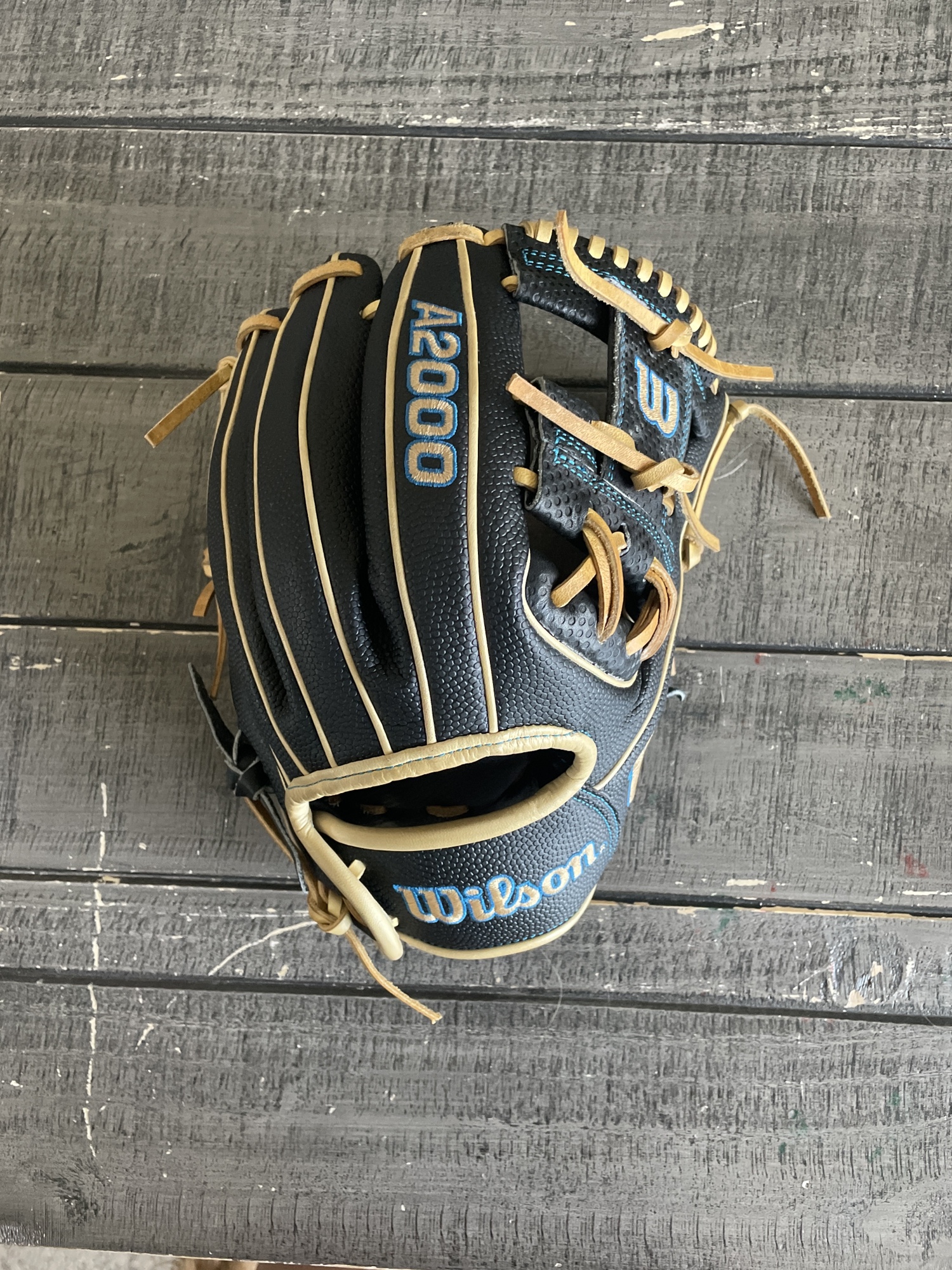 Wilson A2000 DP 15SC (Pedroia fit) spin control technology | SidelineSwap