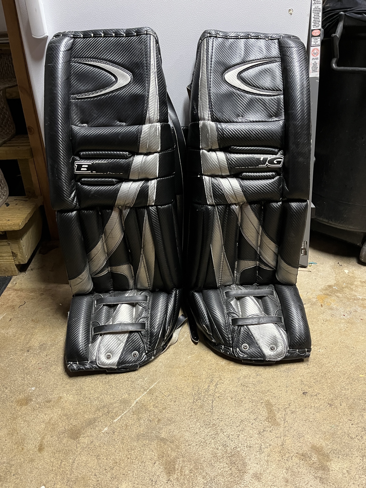 34" Heaton Goalie Leg Pads | SidelineSwap