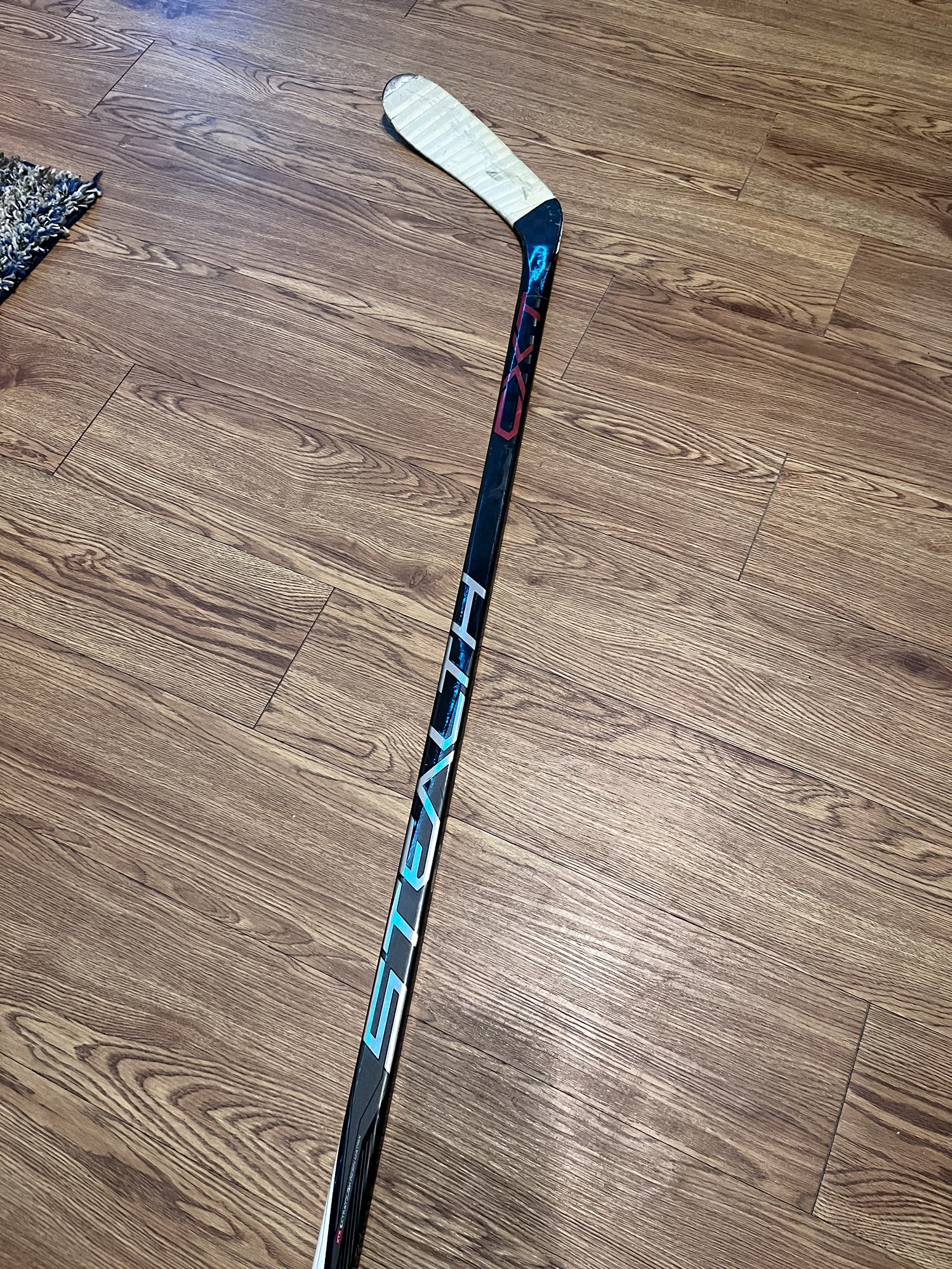 Senior Left Hand P28 Stealth CXT Hockey Stick | SidelineSwap