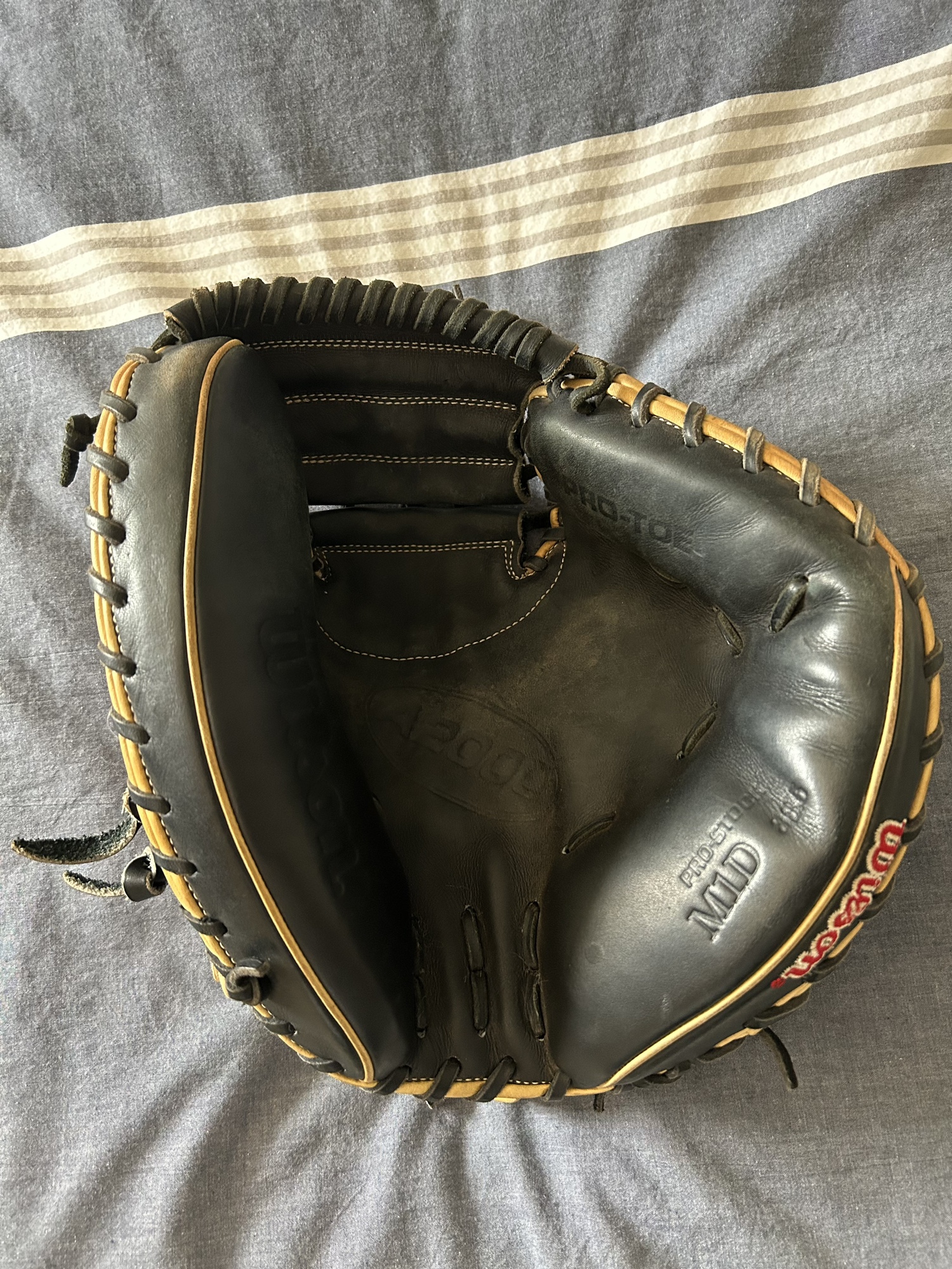Wilson A2000 M1D (33.5") Baseball Catcher's Mitt (WBW100114335) | SidelineSwap
