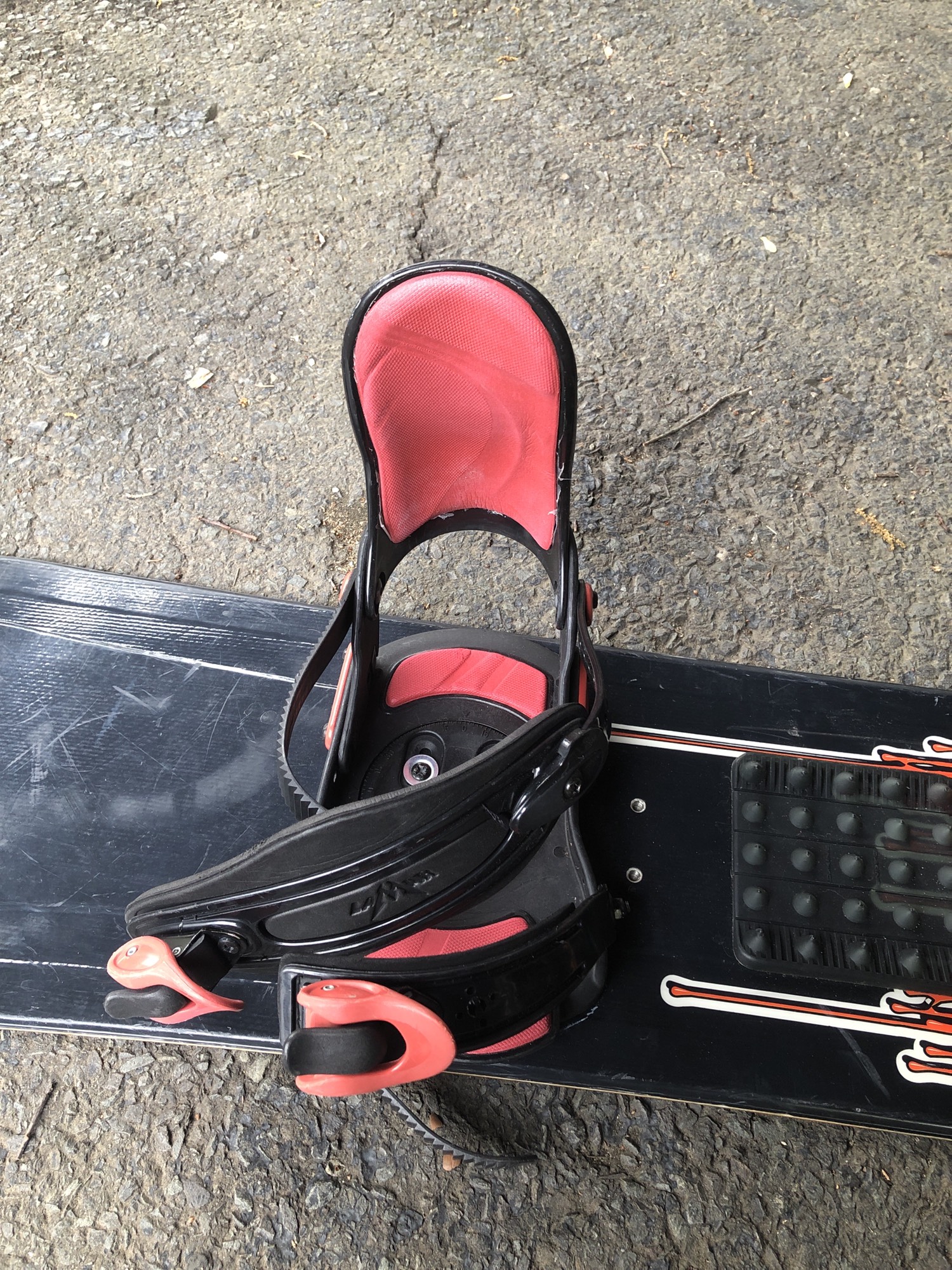 Used Lamar Diablo Snowboard with Bindings (151cm) | SidelineSwap