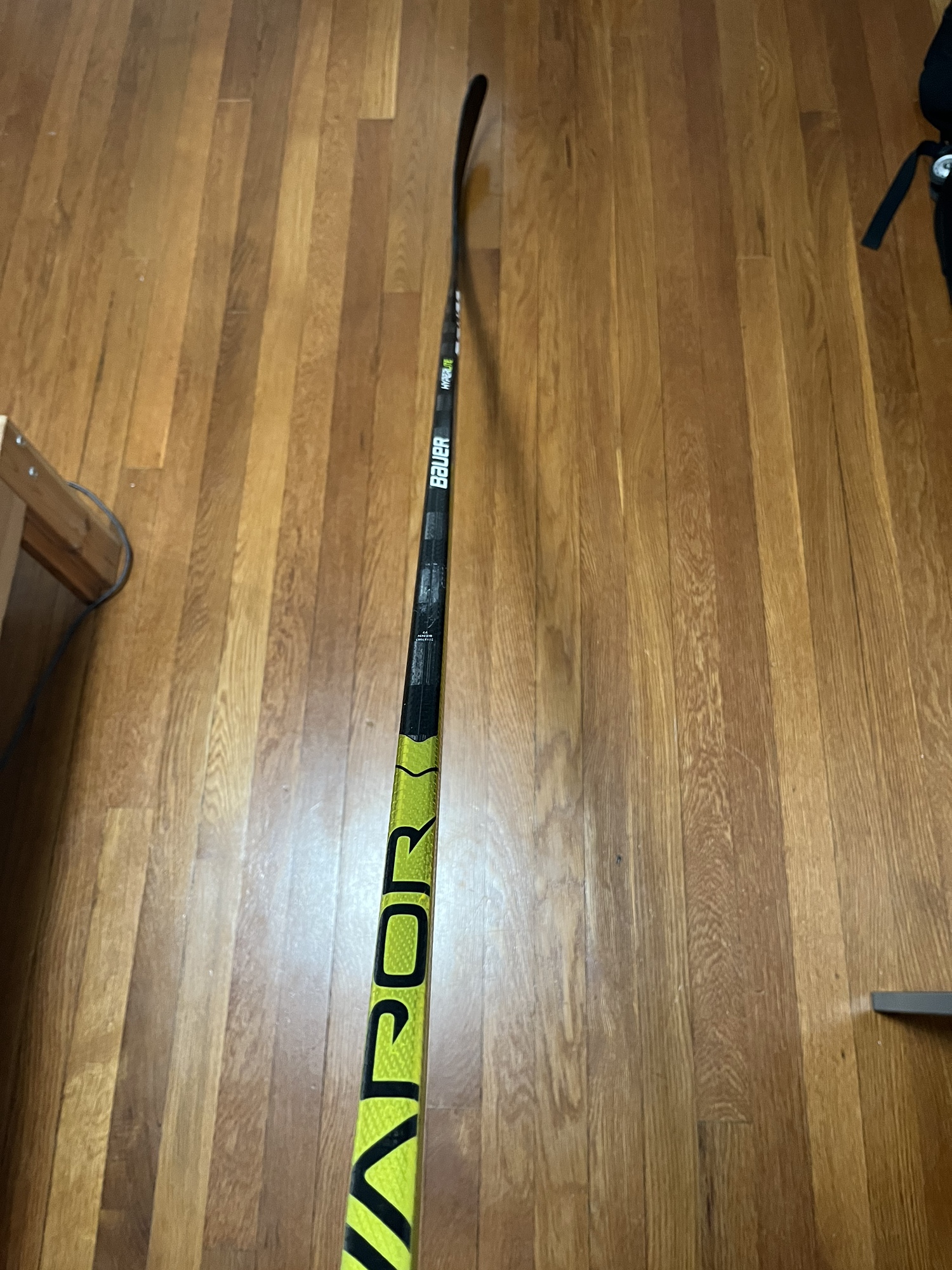 Perfect Condition Uncut Lefty Yellow Bauer Hyper Lite 77 Flex Benn Curve | SidelineSwap