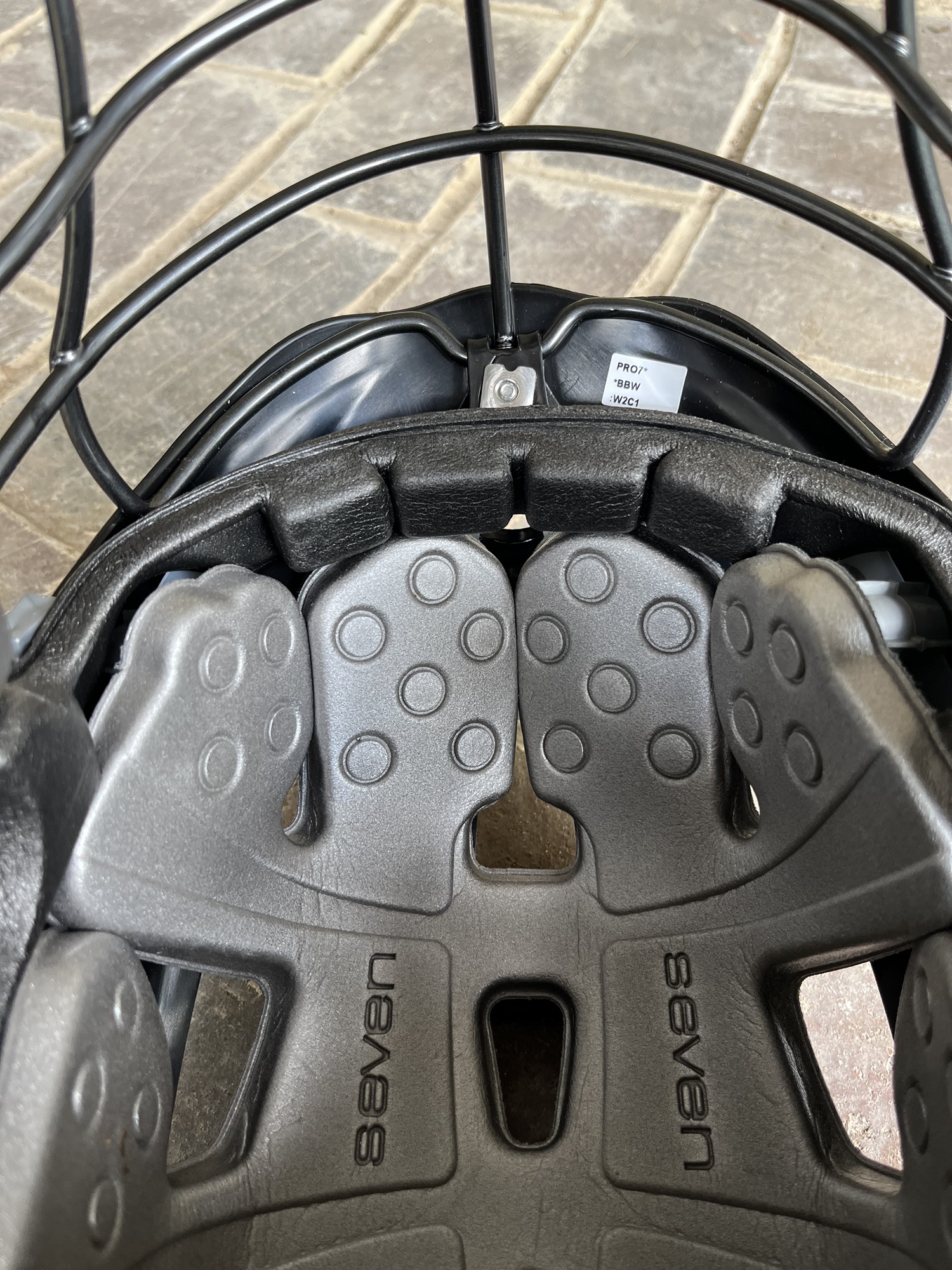 Black Cascade Pro 7 Lacrosse Goalie Helmet, Adult | SidelineSwap