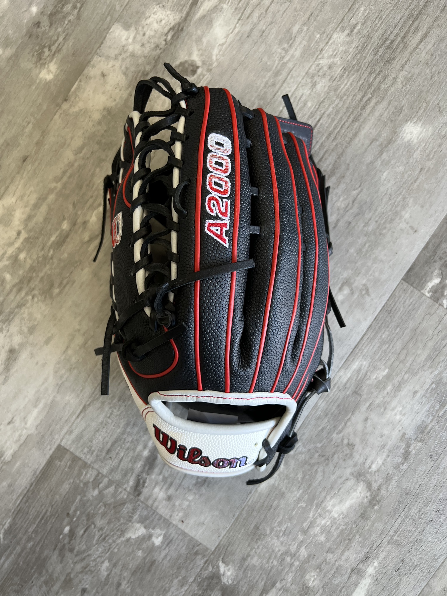 New Left Hand Throw Wilson Outfield A2000 Baseball Glove 12.75 ...