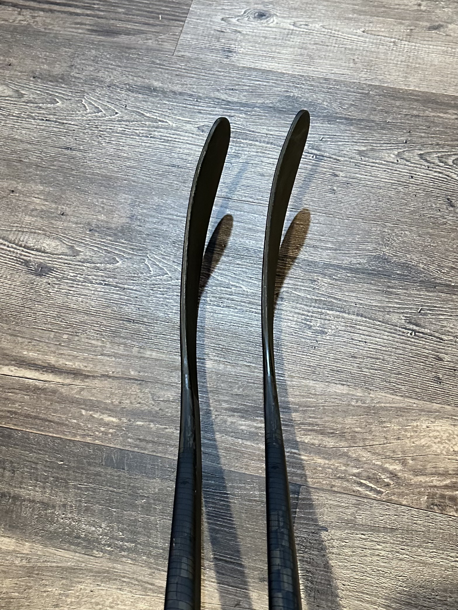 (2-pack) New Pro Stock CCM Trigger 6 Pro P46 60 Flex (Senior Shaft ...