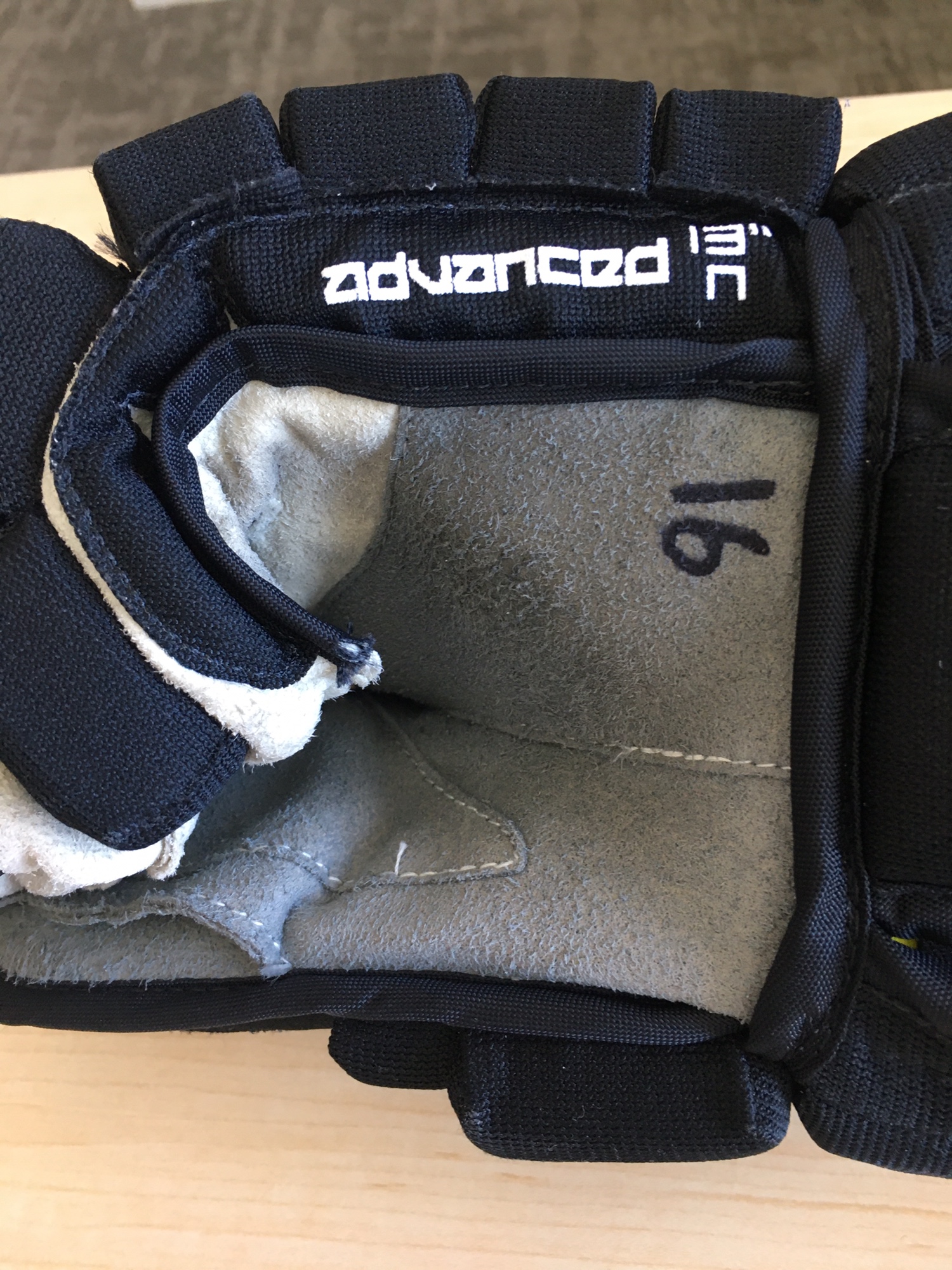 ***SUPER RARE*** Zetterberg Spec Gloves Warrior Franchise 13" Pro Stock ...