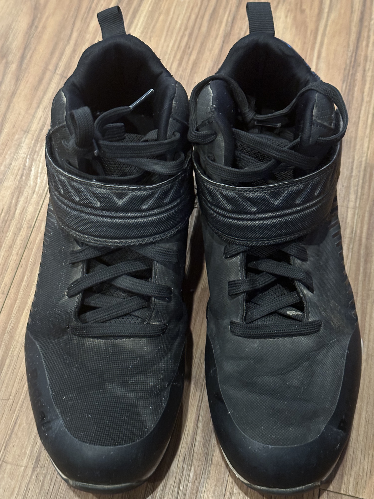 Black Men's Molded Cleats Riddell Cleats | SidelineSwap