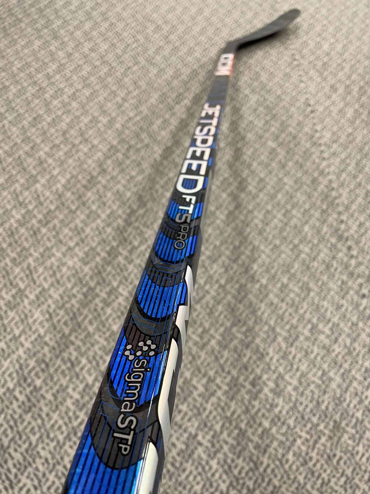 CCM Blue FT5 Pro 65 flex P28 curve right hand stick | SidelineSwap