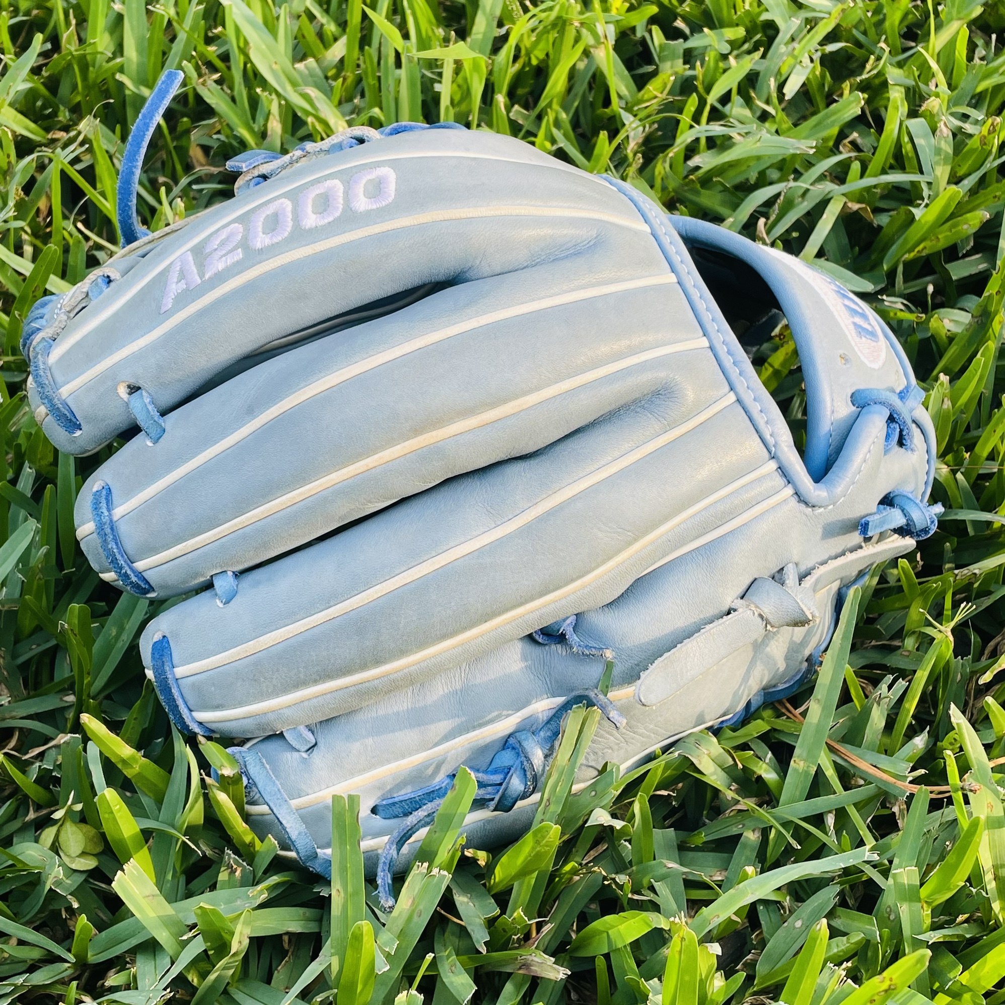 Wilson A2000 Autism Awareness 1786 11.5 Inch Baseball Glove | SidelineSwap