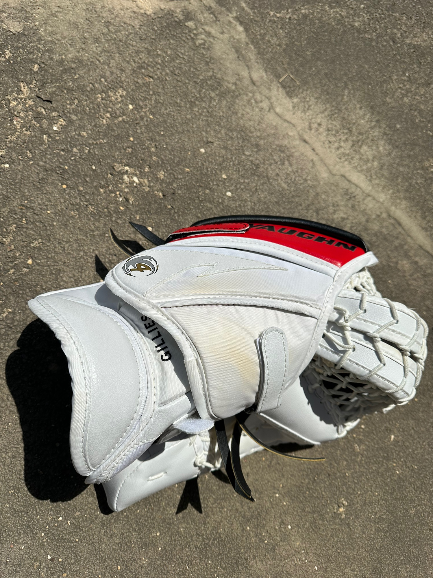 Vaughn Velocity V4 hockey goalie glove Pro Stock Gilles Wow Nice ...