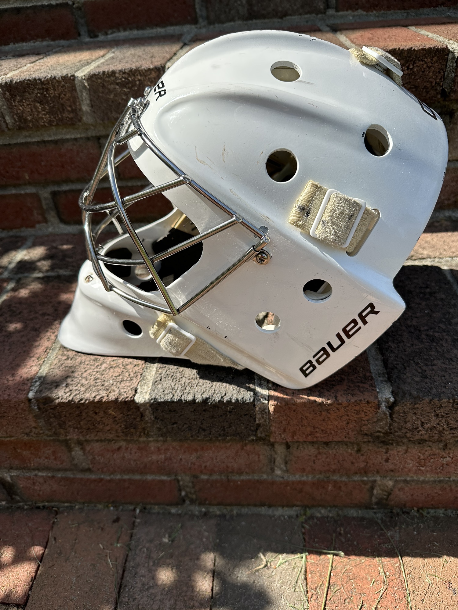 Used Bauer 960 Goalie Mask | SidelineSwap