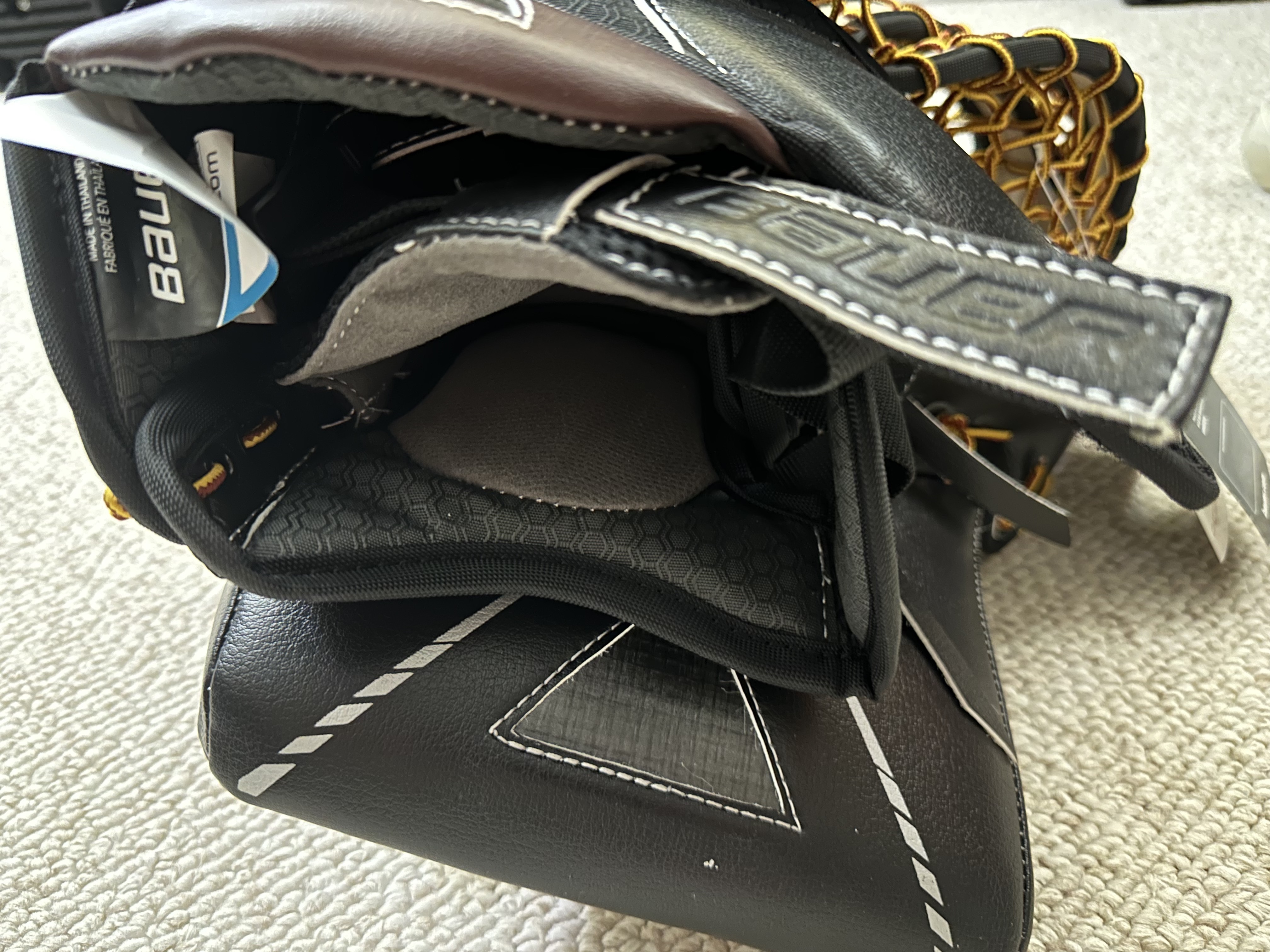 New Regular Bauer Mach Blocker and Hyperlite Catch Glove - set ...