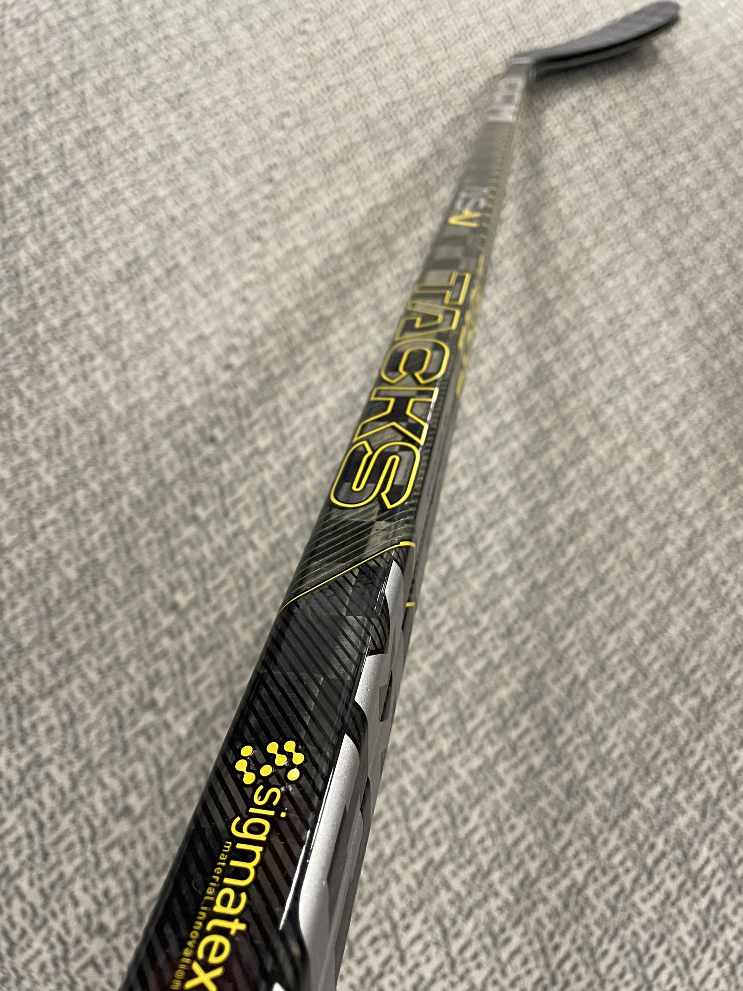 2-PACK CCM ASV 55 flex P29 curve right hand sticks | SidelineSwap