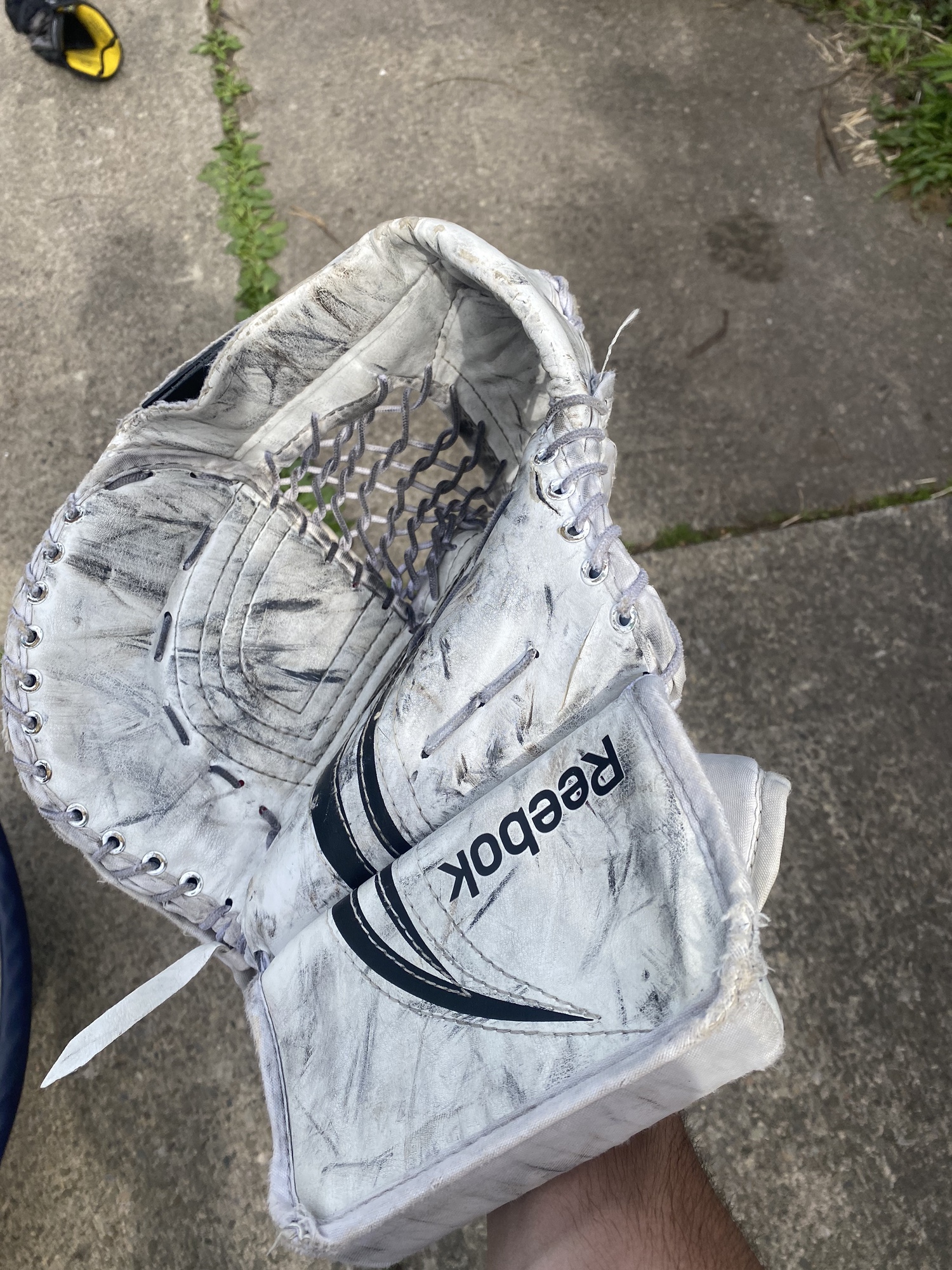 Full Right Reebok 7K Jr Glove | SidelineSwap