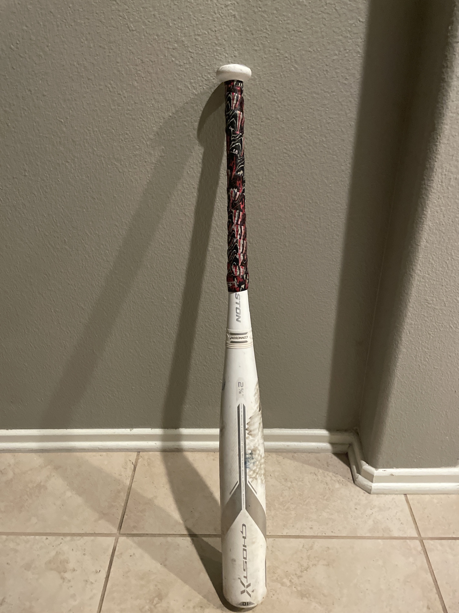 2018 Composite (-10) 19 oz 29" Easton Ghost X Whiteout Bat | SidelineSwap