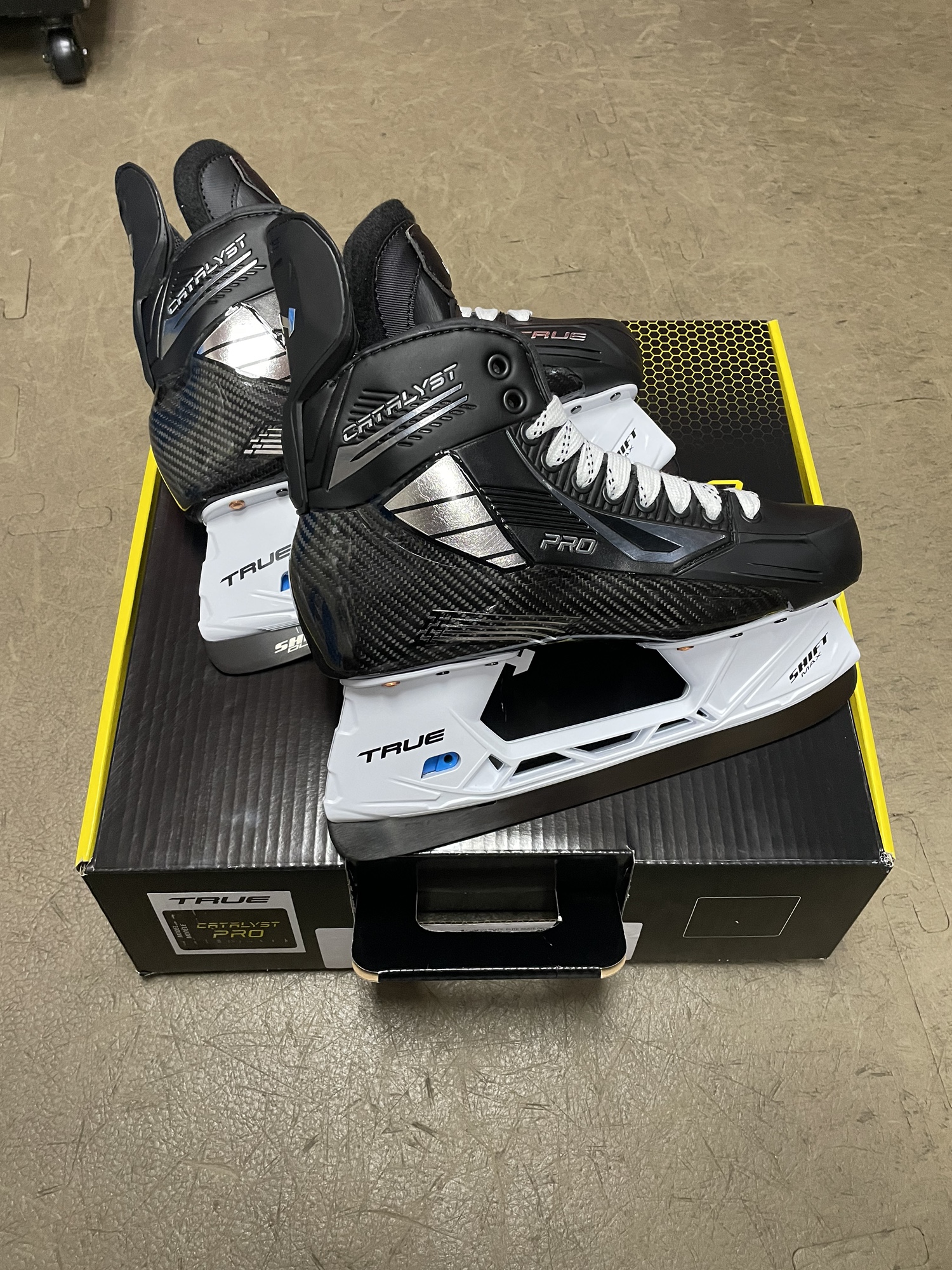 New True Pro Stock Size 9 Catalyst Pro Hockey Skates | SidelineSwap