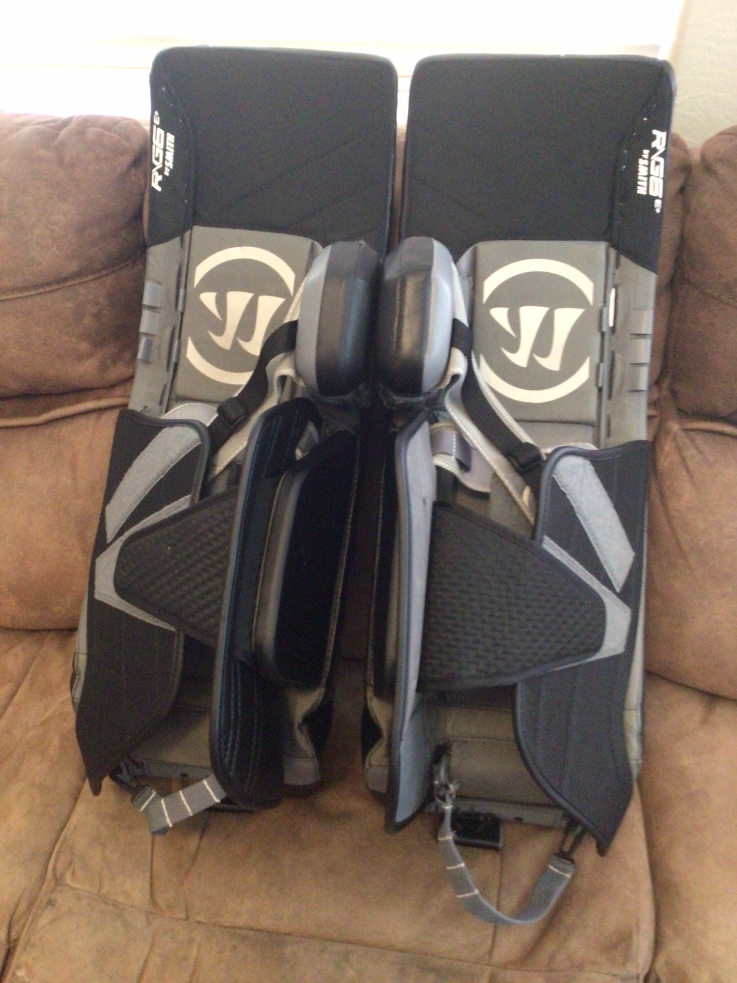 34" Warrior RG6 Goalie Leg Pads | SidelineSwap