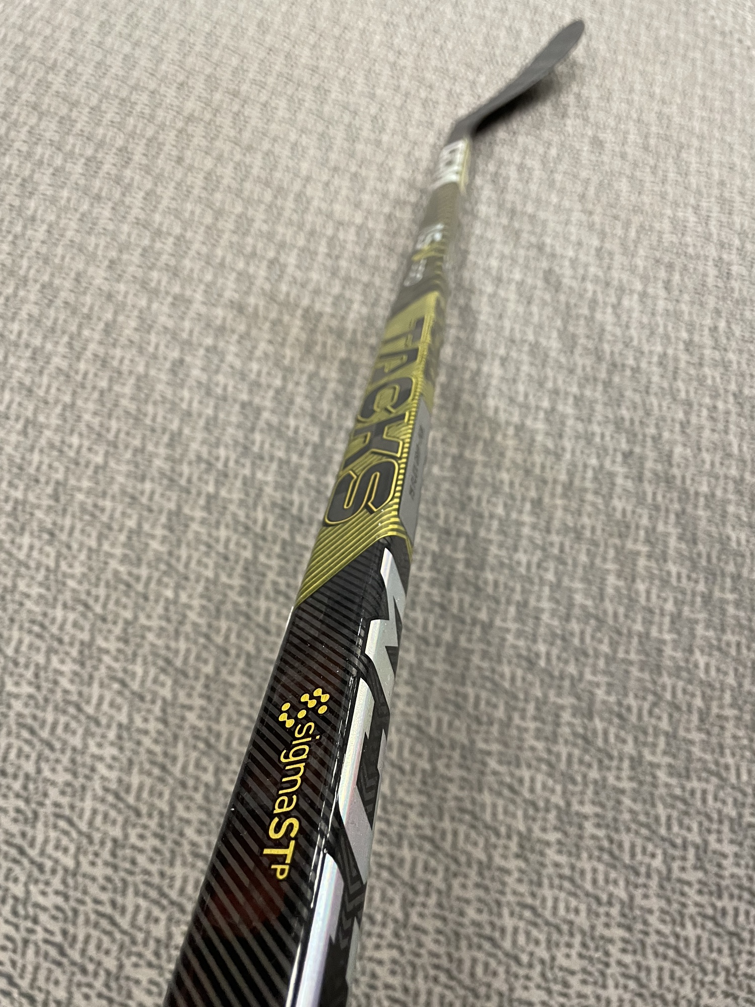 CCM AS-V Pro 75 flex P28 curve right hand stick | SidelineSwap