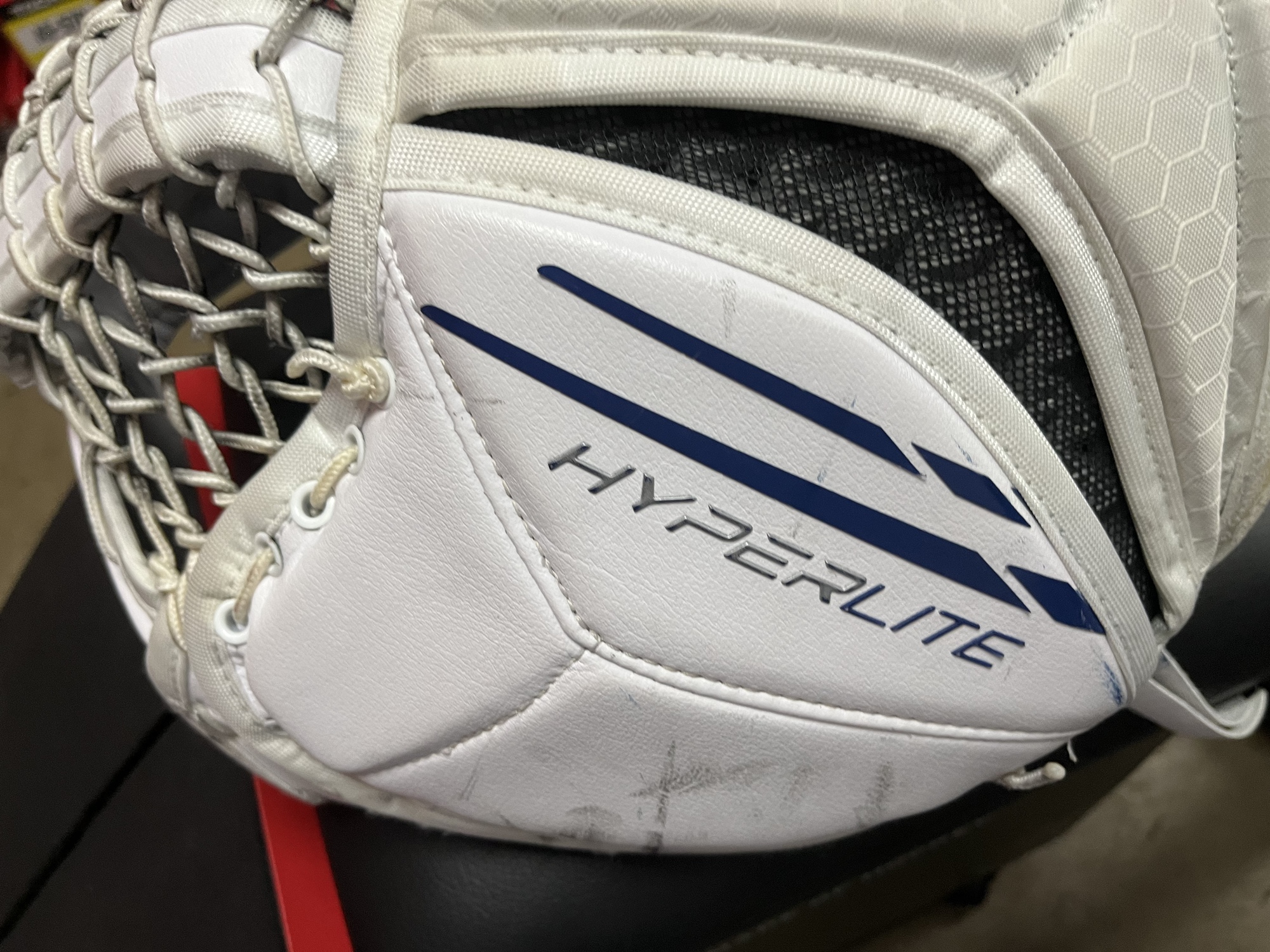 Used Regular Pro Stock Hyperlite Glove | SidelineSwap