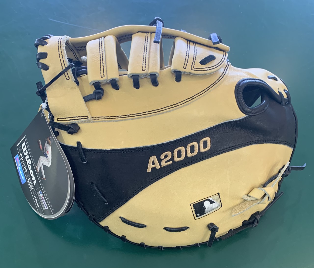 New 2018 Wilson Right Hand Throw First Base A2000 Baseball Glove 12 ...