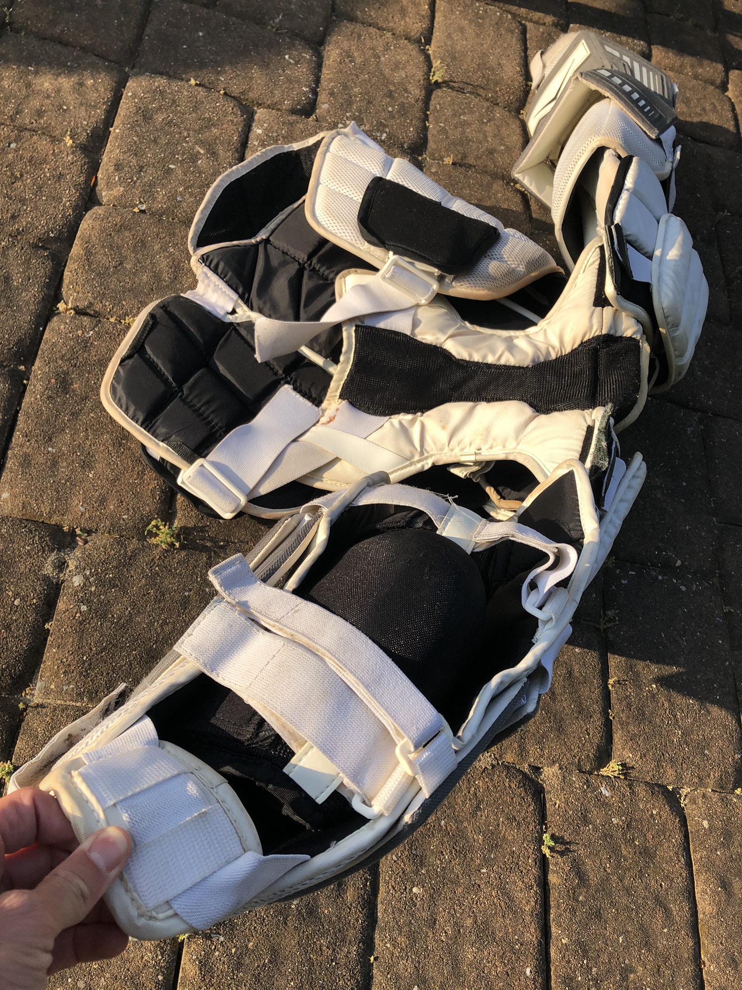 CCM EXTREME FLEX SHIELD 2 PRO D30 GOALIE CHEST PROTECTOR | SidelineSwap