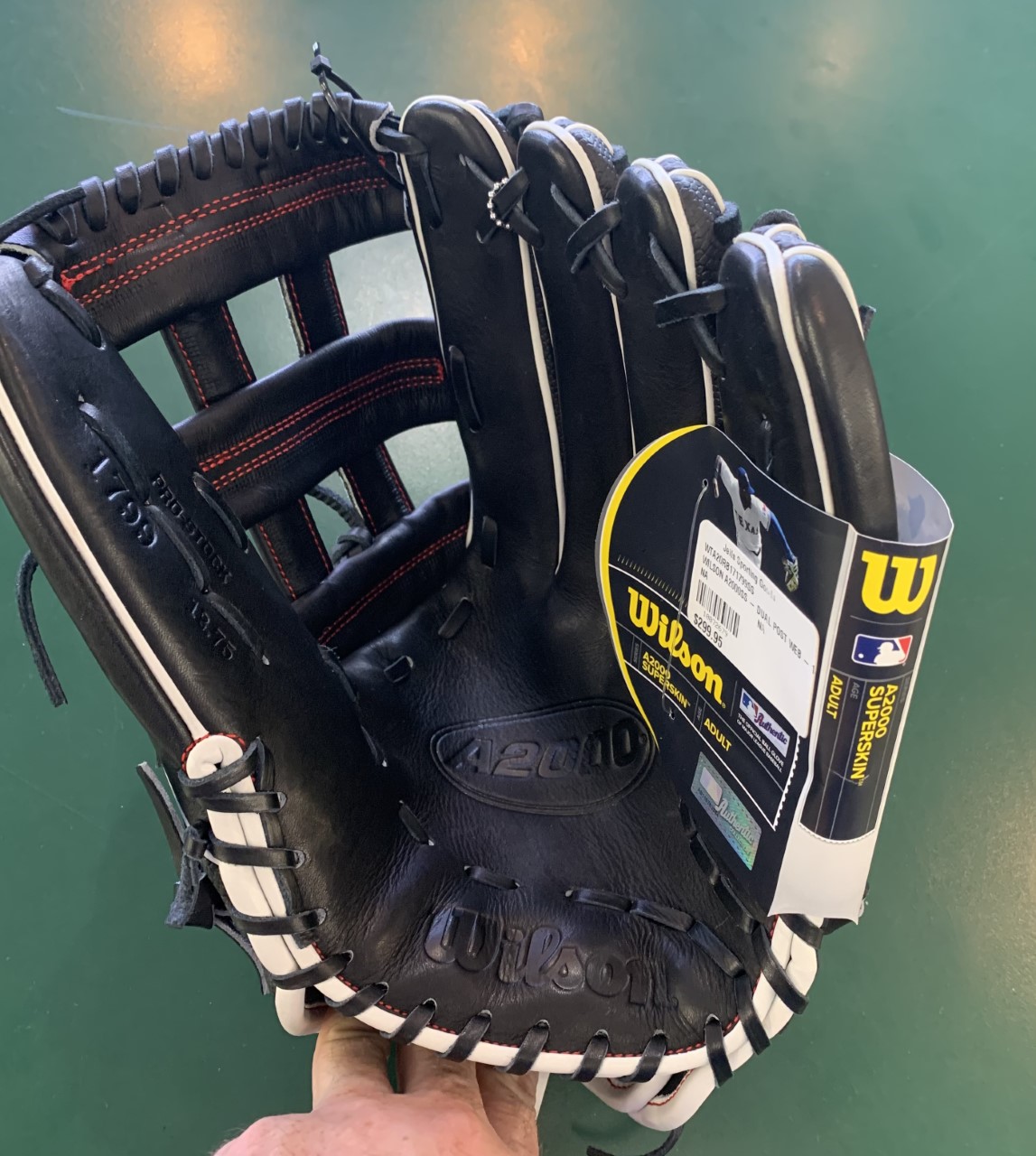 New 2017 Wilson Right Hand Throw Outfield A2000 Baseball Glove 12.75 ...