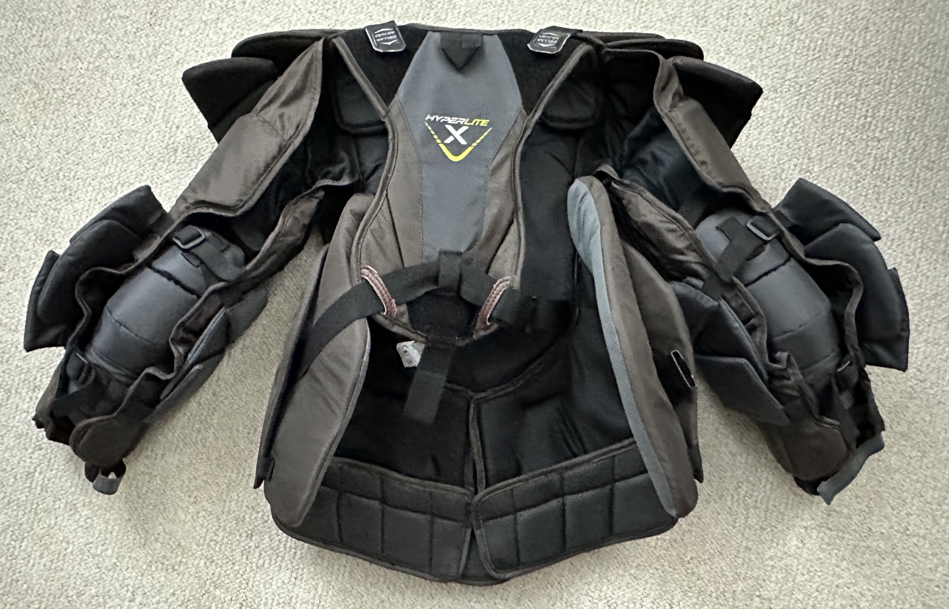 Used Custom Large Bauer Hyperlite Goalie Chest Protector | SidelineSwap